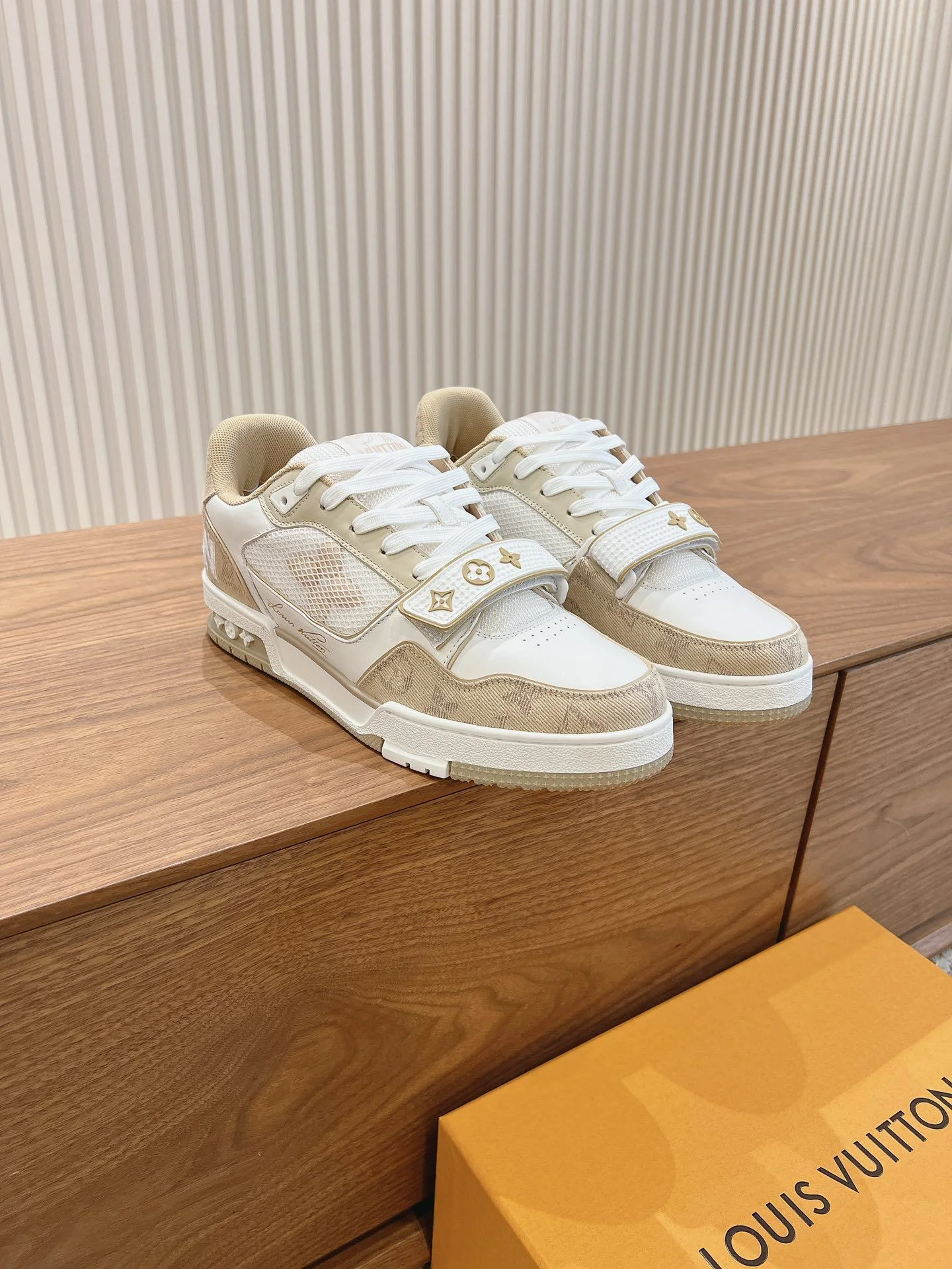 1:1 copy Louis Vuitton Trainer Sneaker