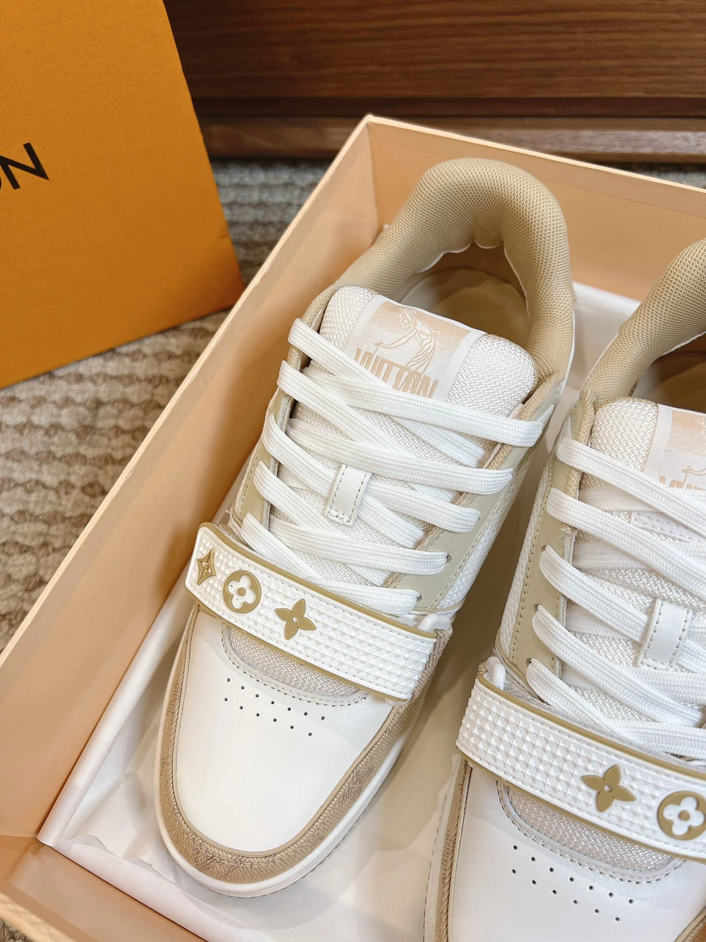 1:1 copy Louis Vuitton Trainer Sneaker