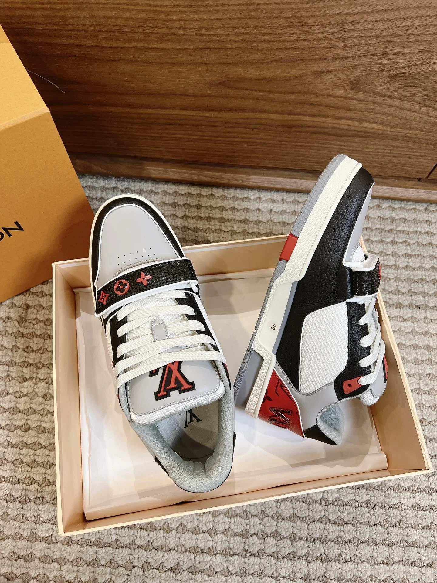 Mirror quality Louis Vuitton Trainer Sneaker