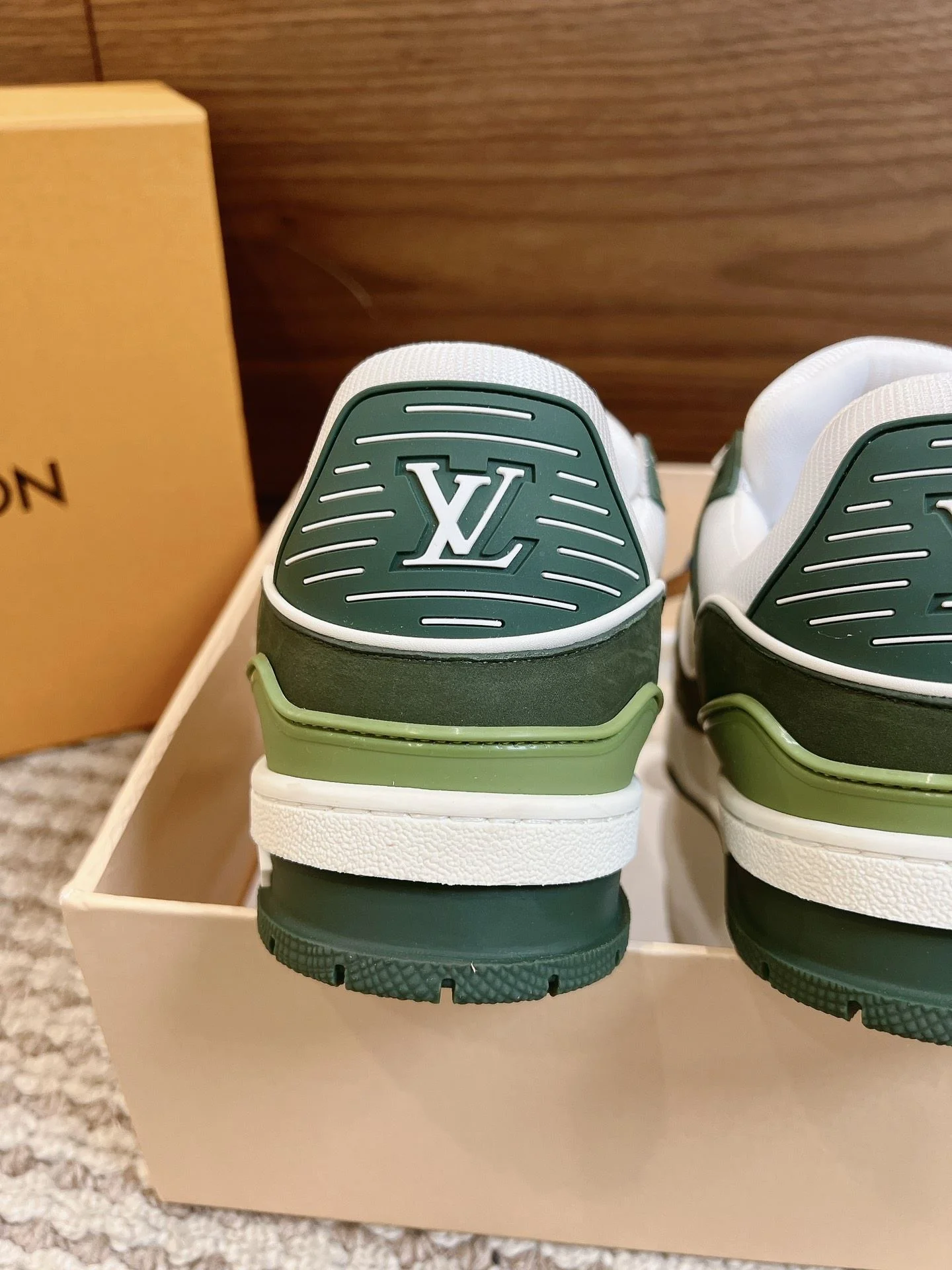 Official Louis Vuitton Trainer Sneaker