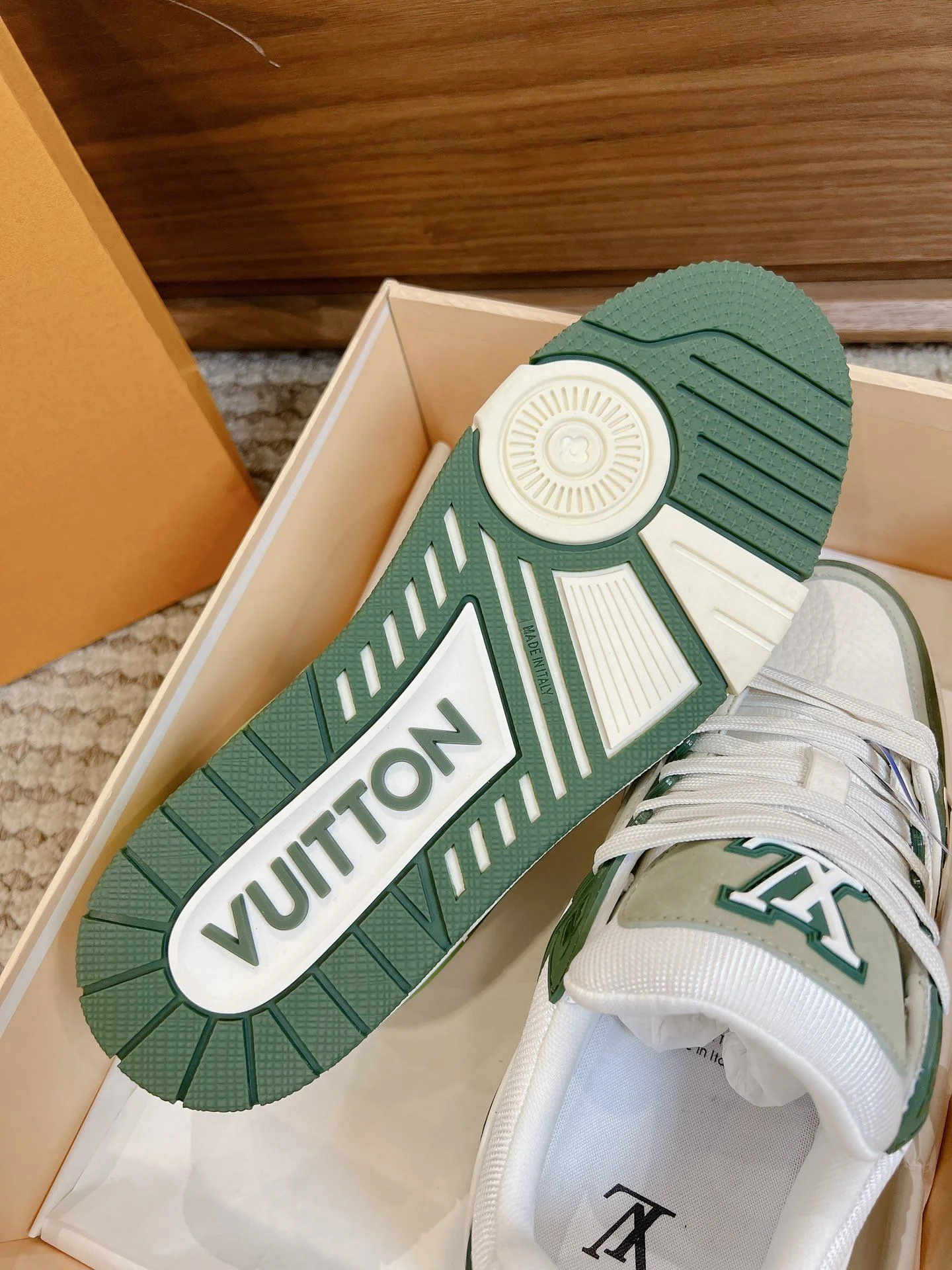 Official Louis Vuitton Trainer Sneaker