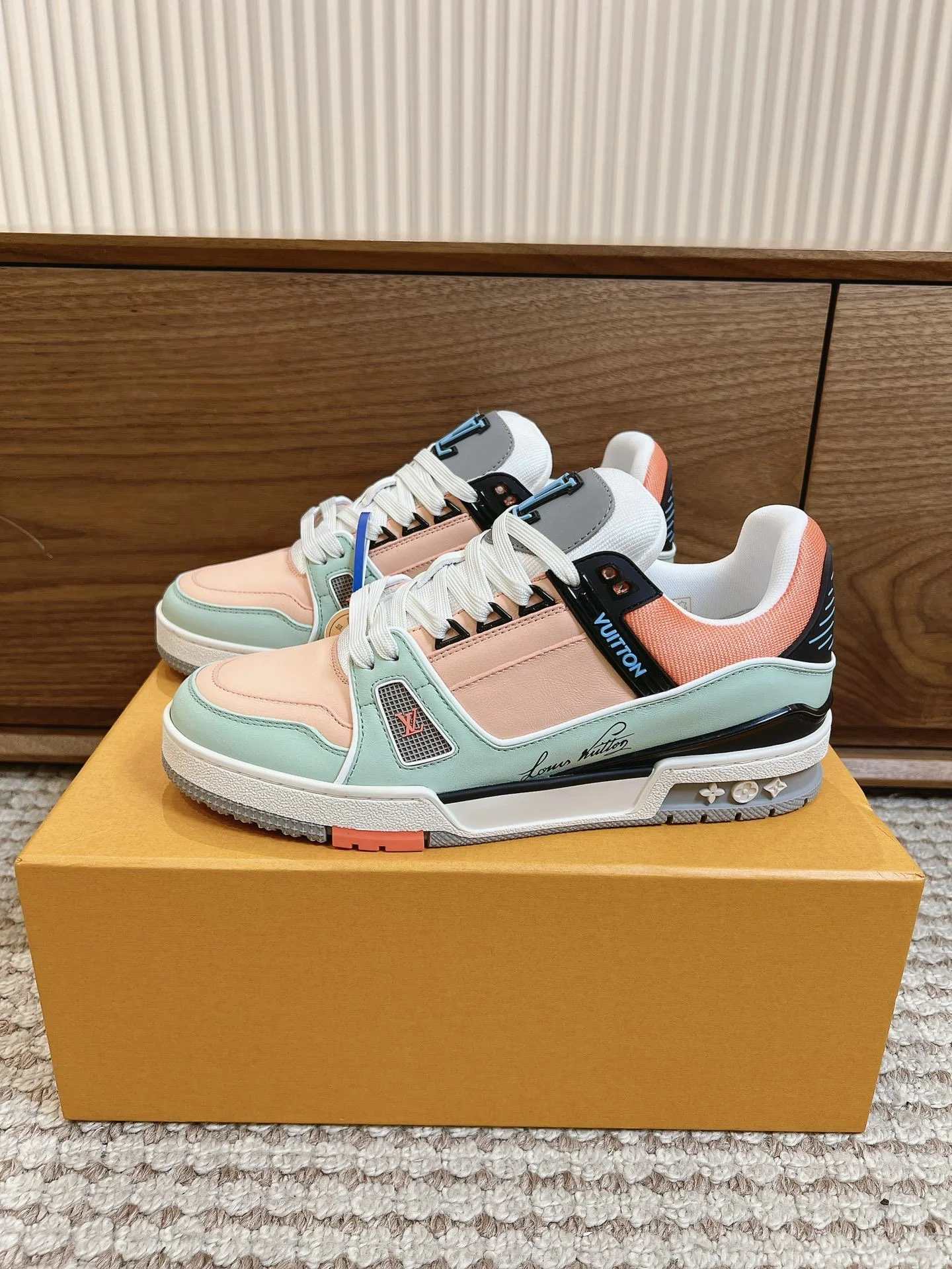 Authentic Louis Vuitton Trainer Sneaker