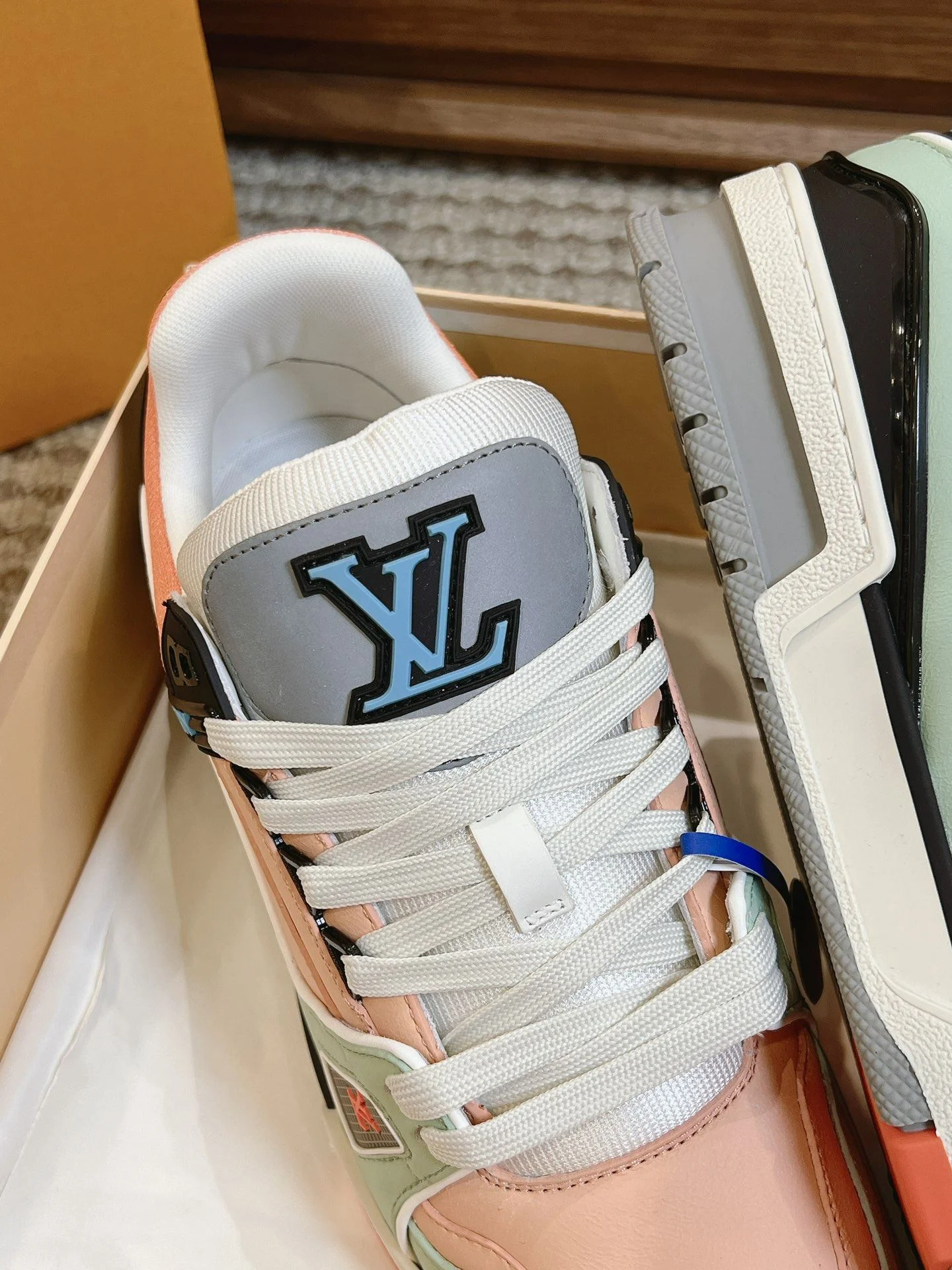 Authentic Louis Vuitton Trainer Sneaker