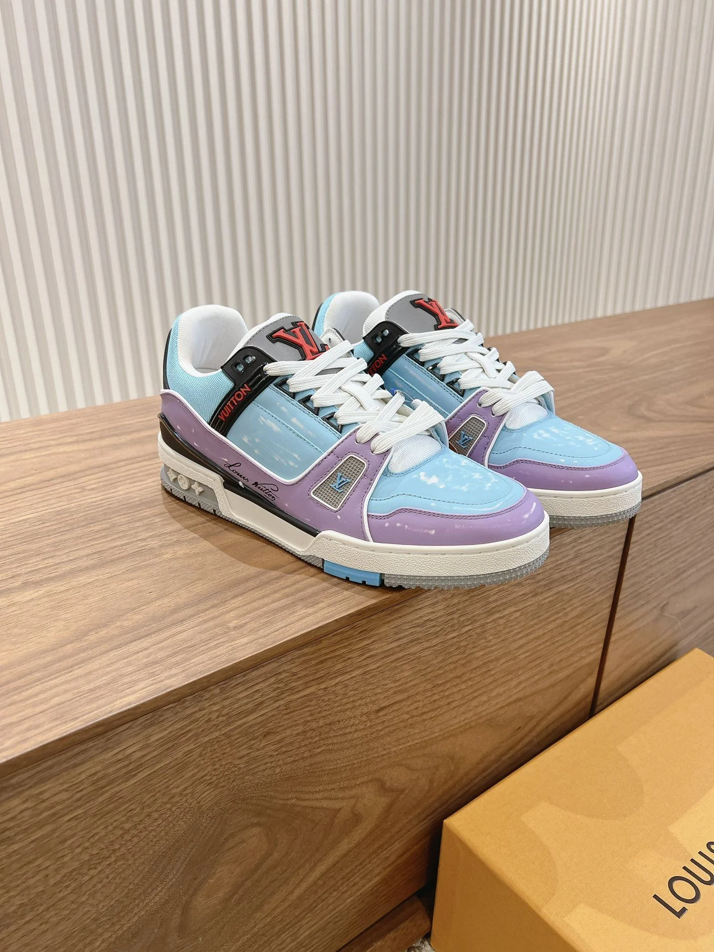 Bargain Louis Vuitton Trainer Sneaker
