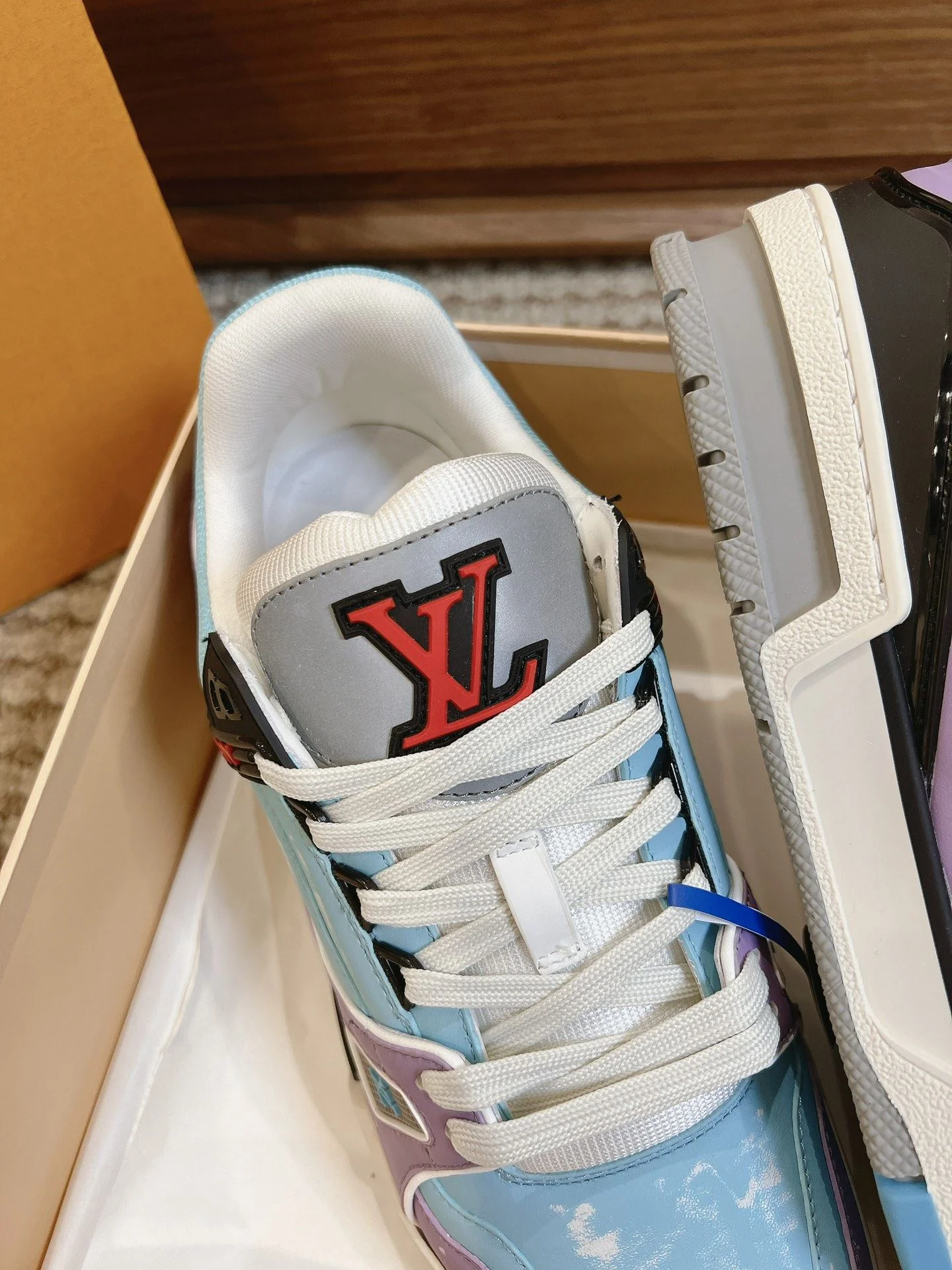 Bargain Louis Vuitton Trainer Sneaker