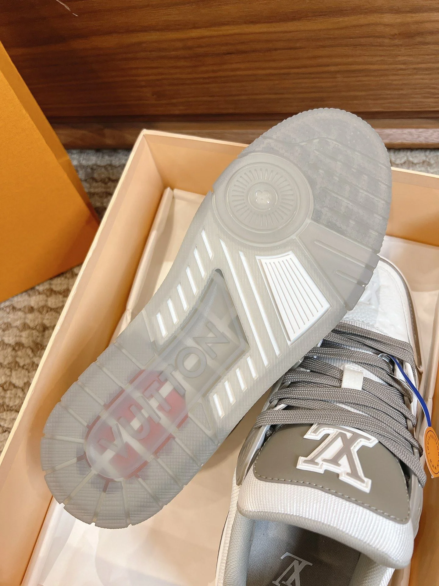 Original Louis Vuitton Trainer Sneaker