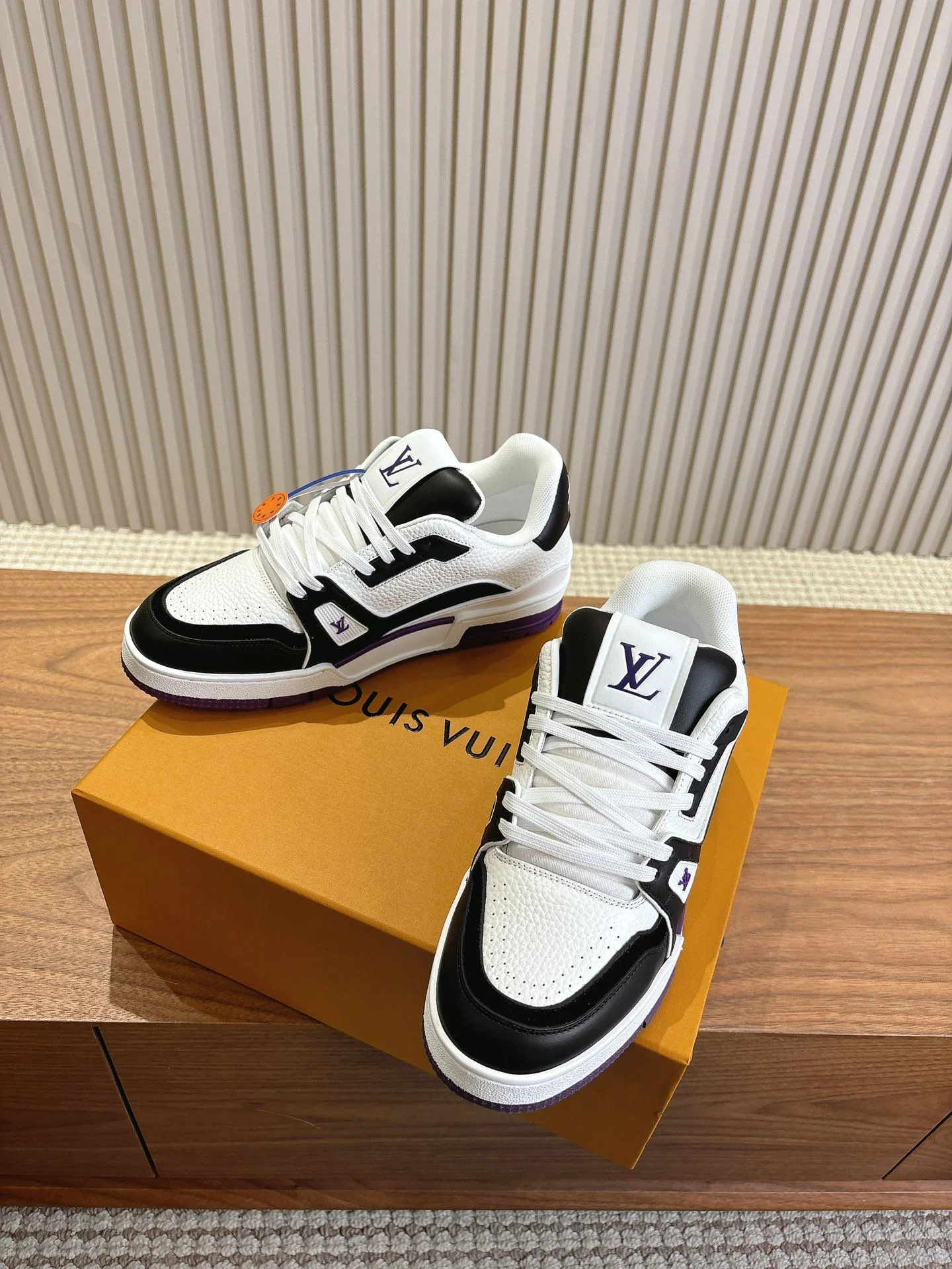 Mirror quality Louis Vuitton Trainer Sneaker