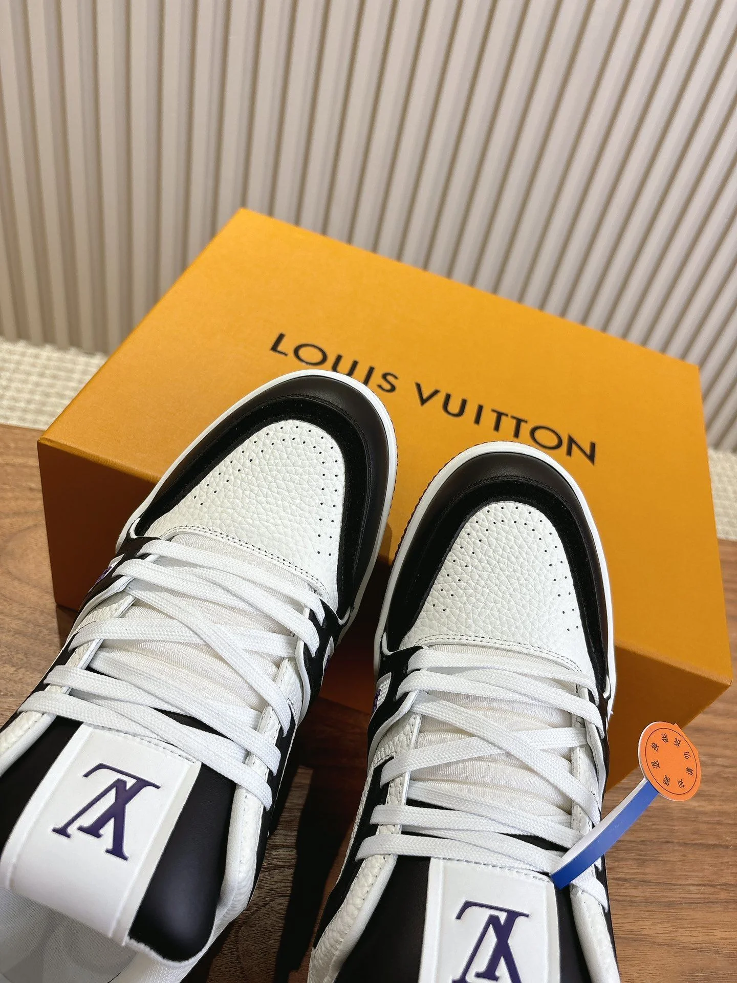 Mirror quality Louis Vuitton Trainer Sneaker
