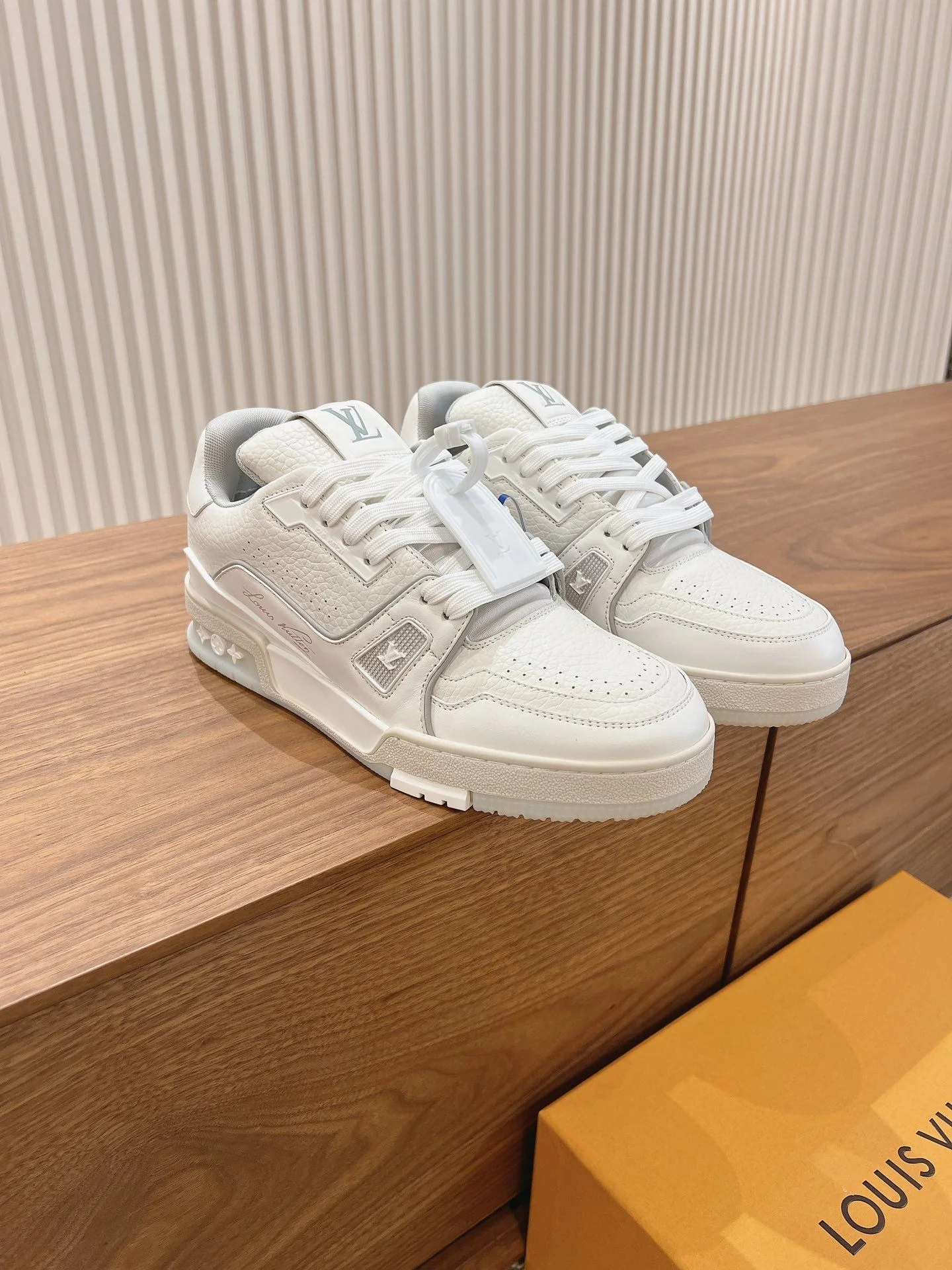 OEM Louis Vuitton Trainer Sneaker