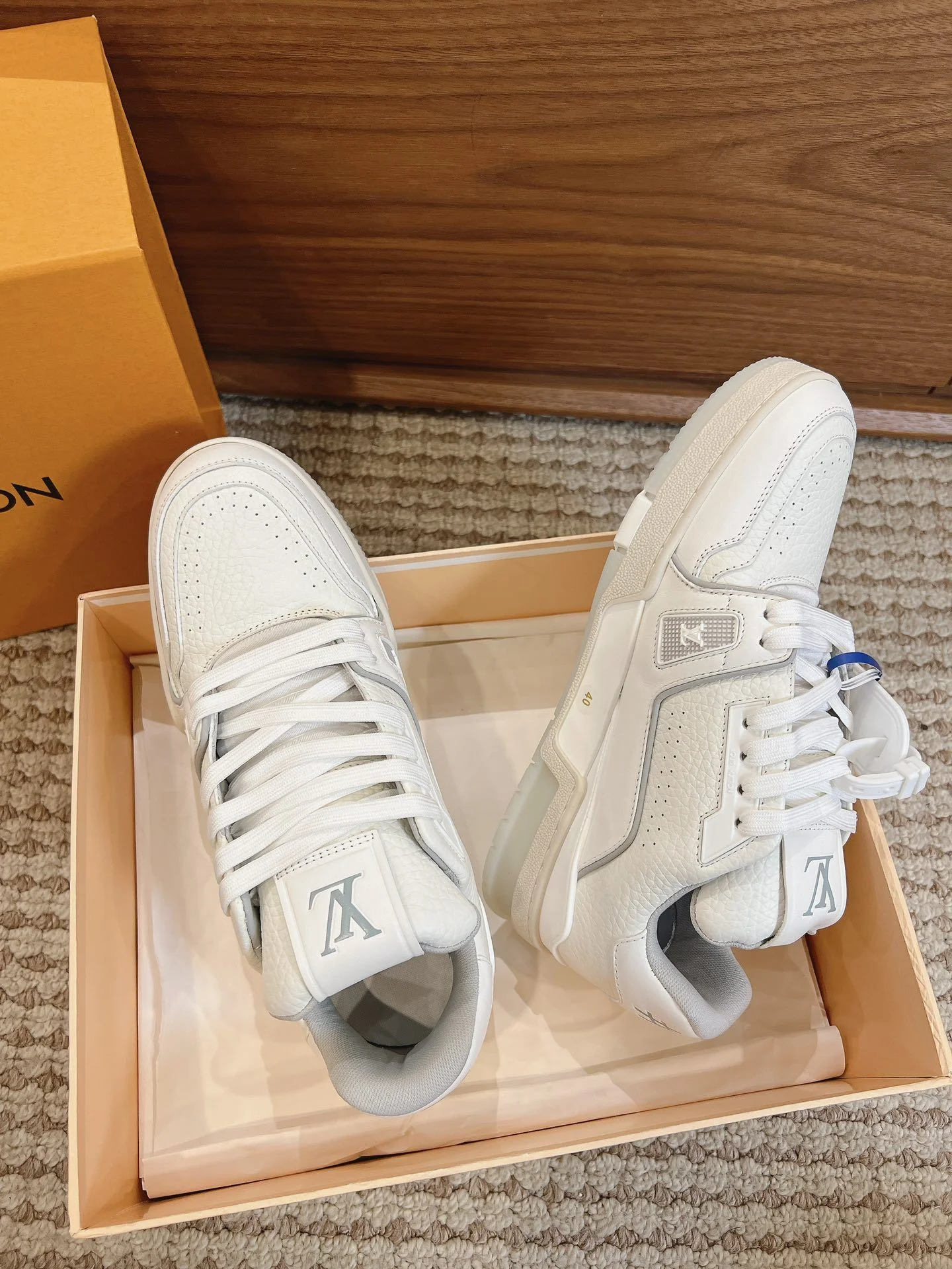 OEM Louis Vuitton Trainer Sneaker
