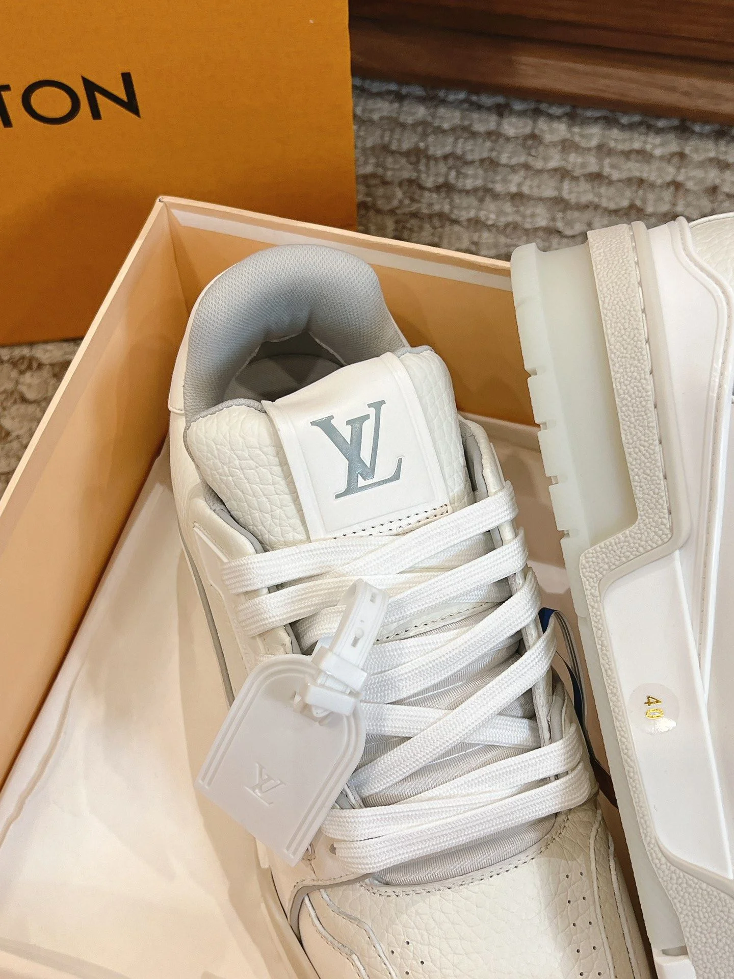 OEM Louis Vuitton Trainer Sneaker