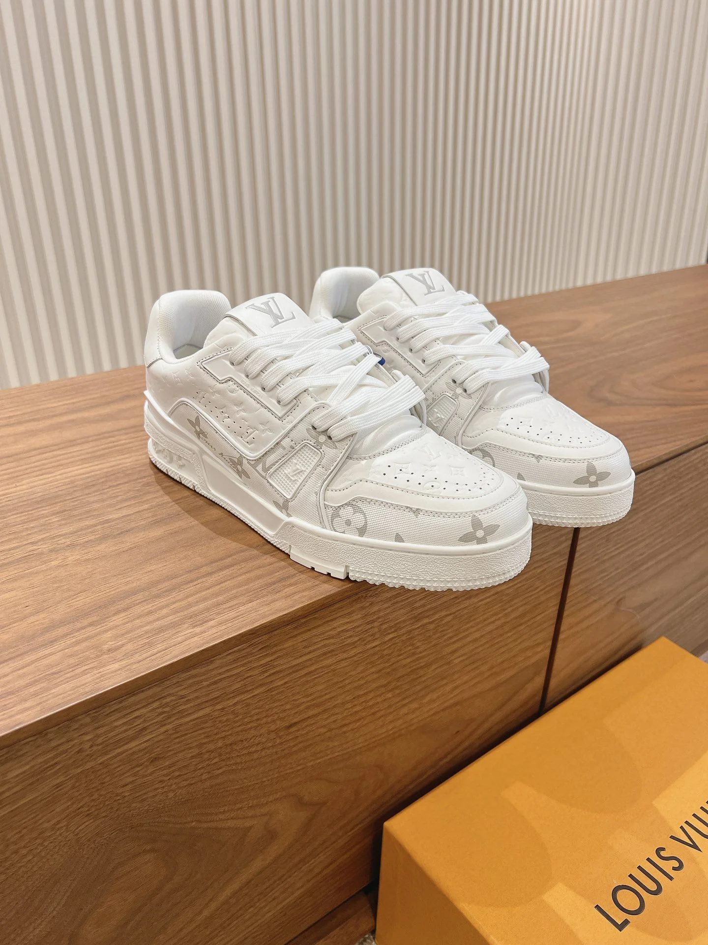 Top mirror Louis Vuitton Trainer Sneaker