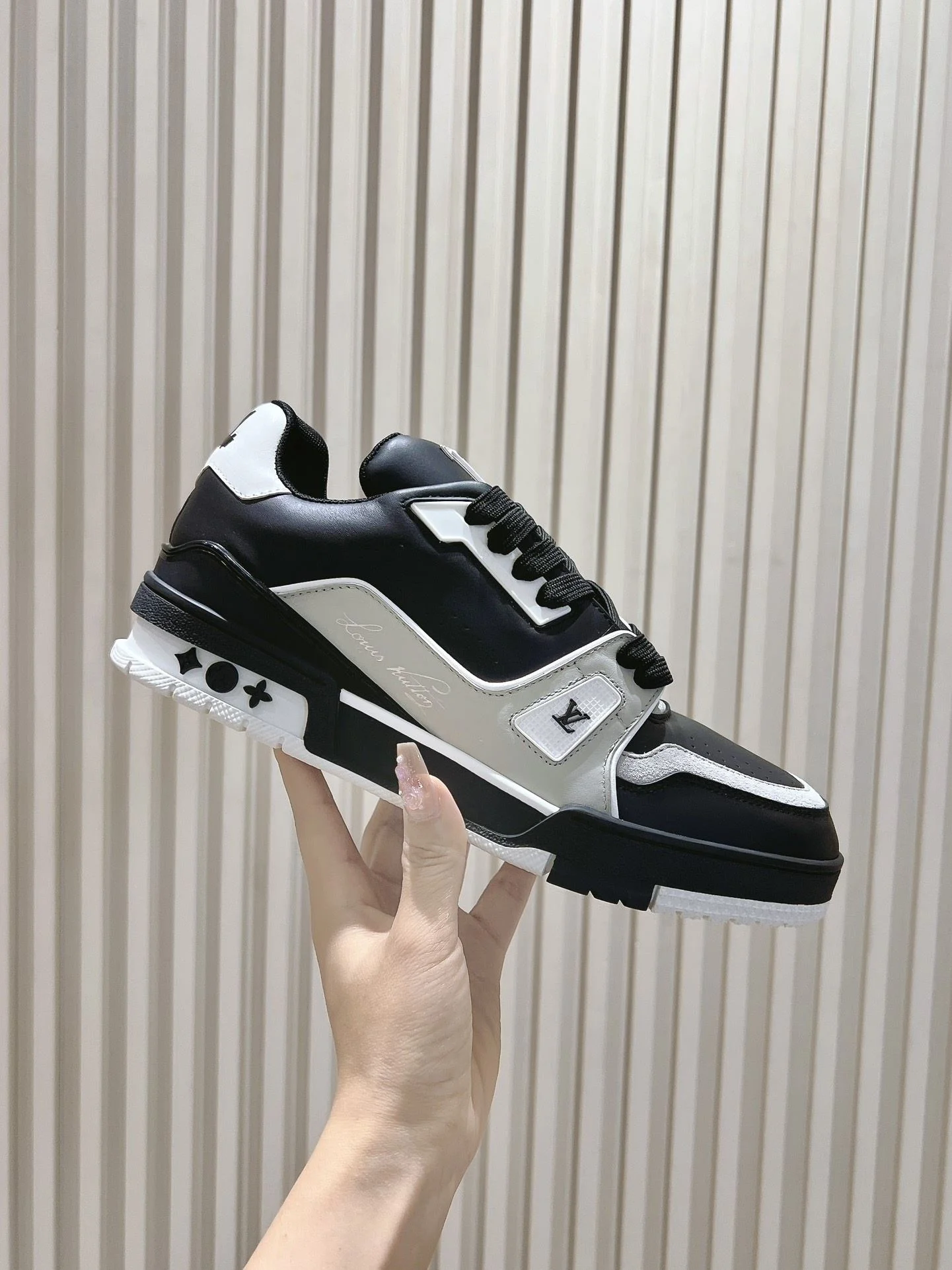 Louis Vuitton Trainer Sneaker