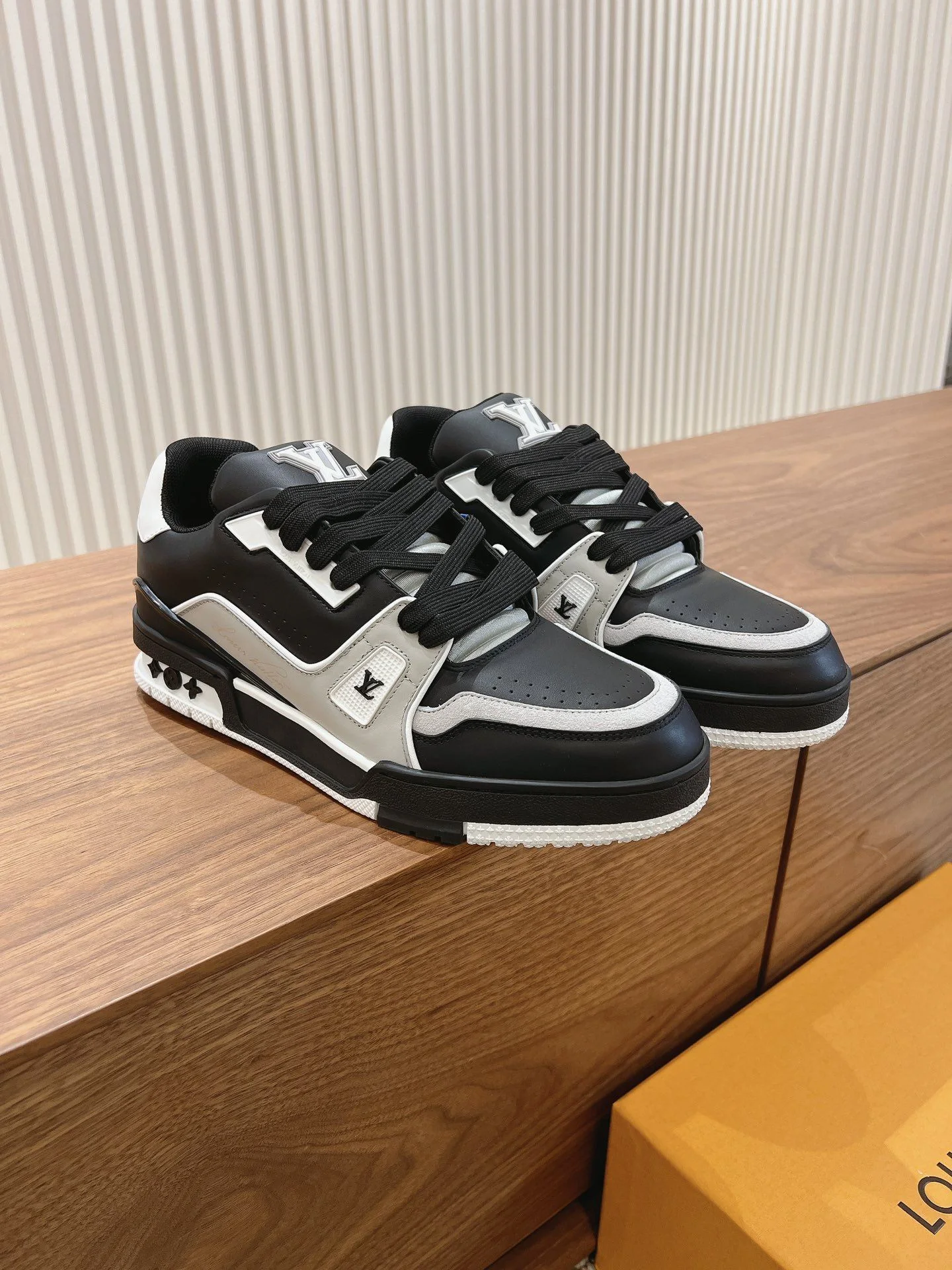 Top match Louis Vuitton Trainer Sneaker