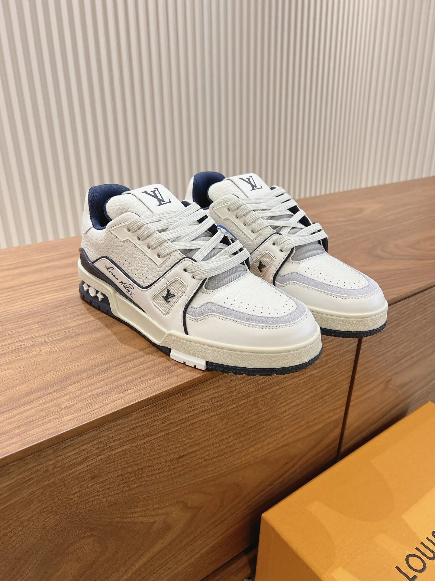 Economical Louis Vuitton Trainer Sneaker