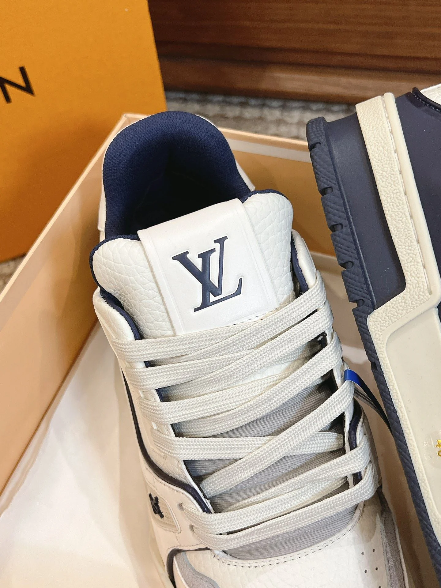 Economical Louis Vuitton Trainer Sneaker