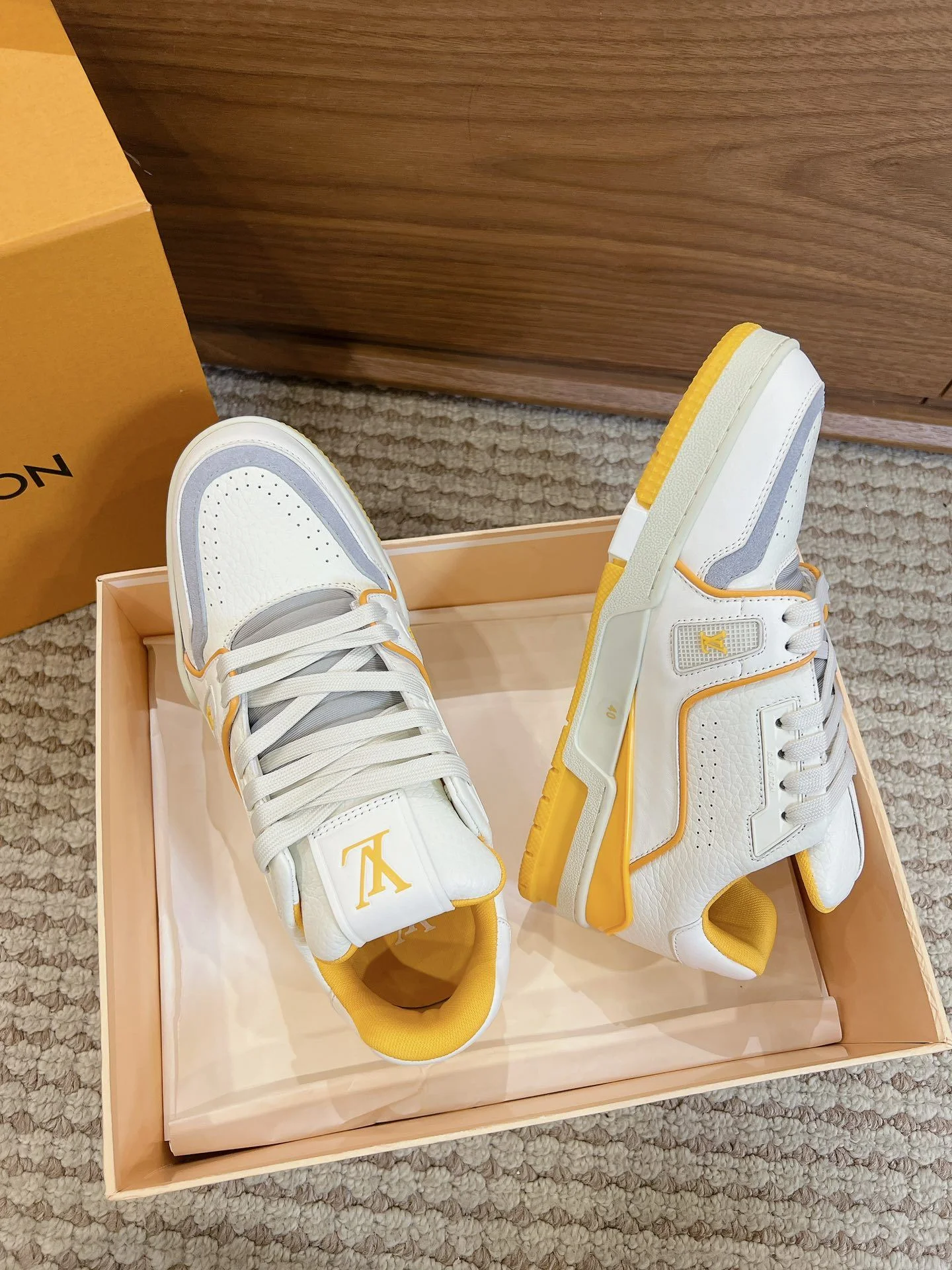 Authentic Louis Vuitton Trainer Sneaker
