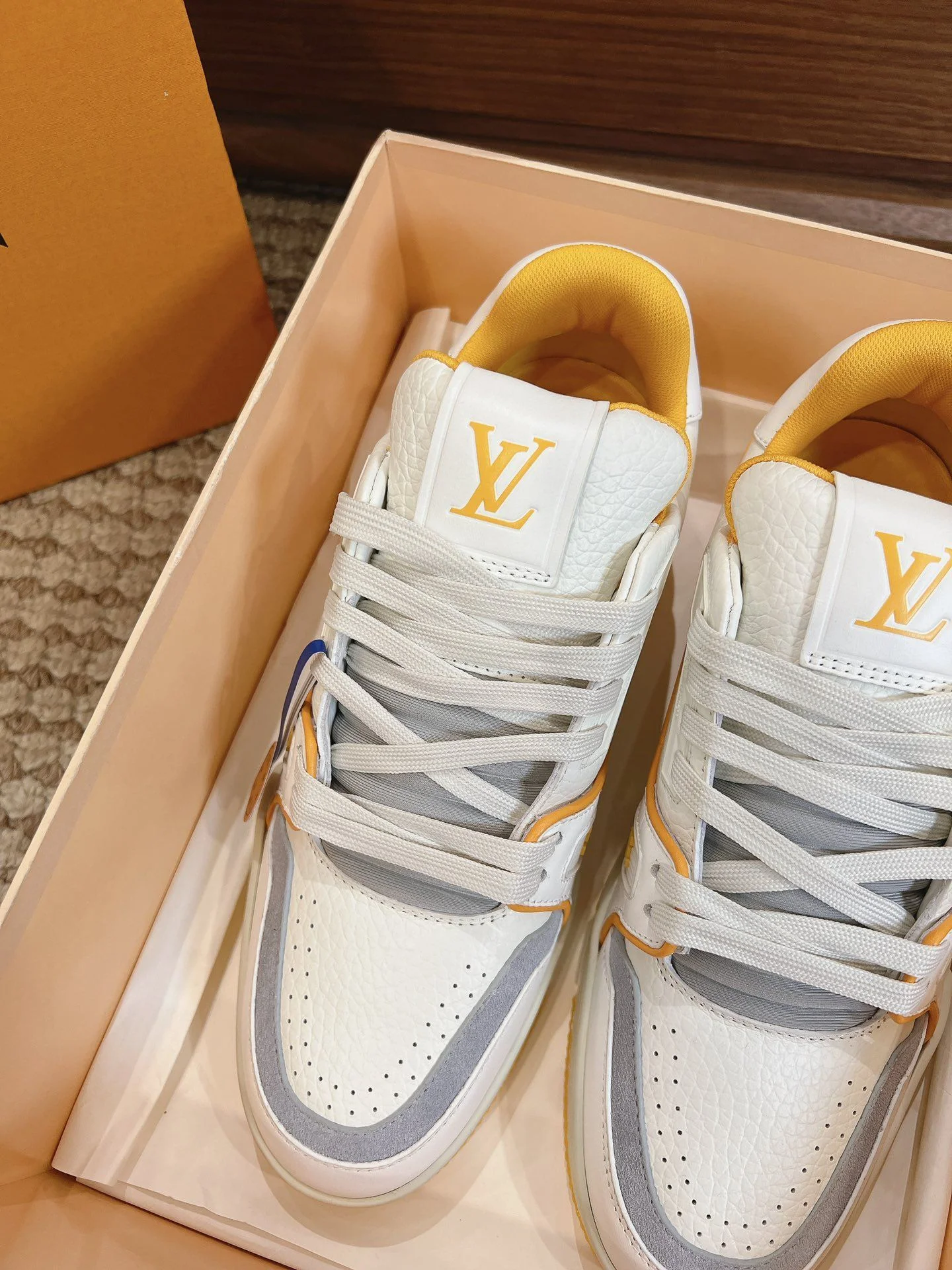 Authentic Louis Vuitton Trainer Sneaker