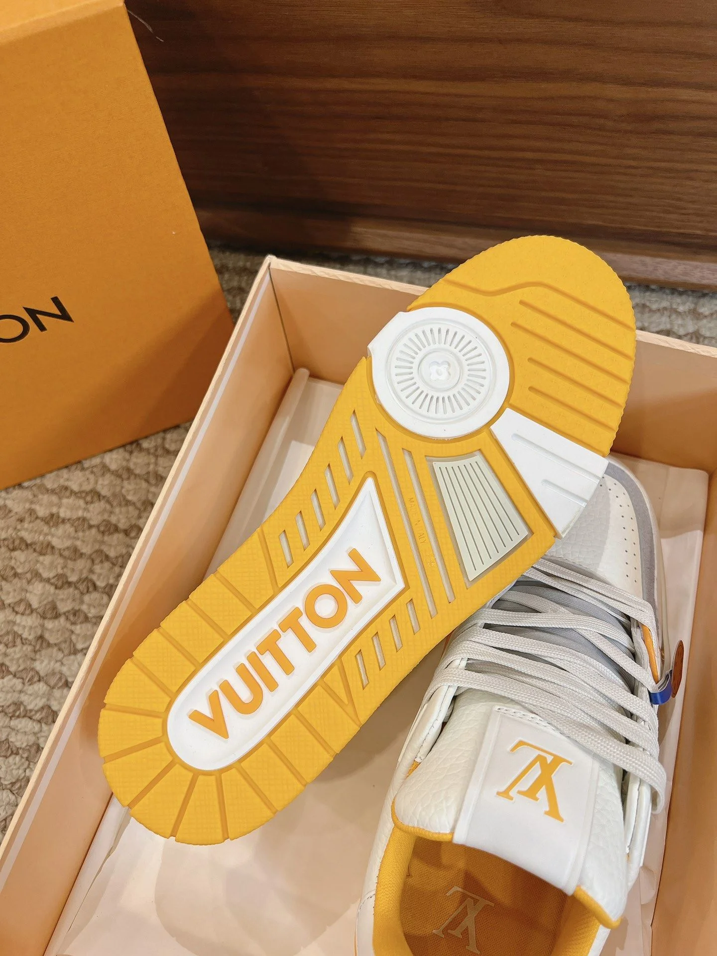 Authentic Louis Vuitton Trainer Sneaker