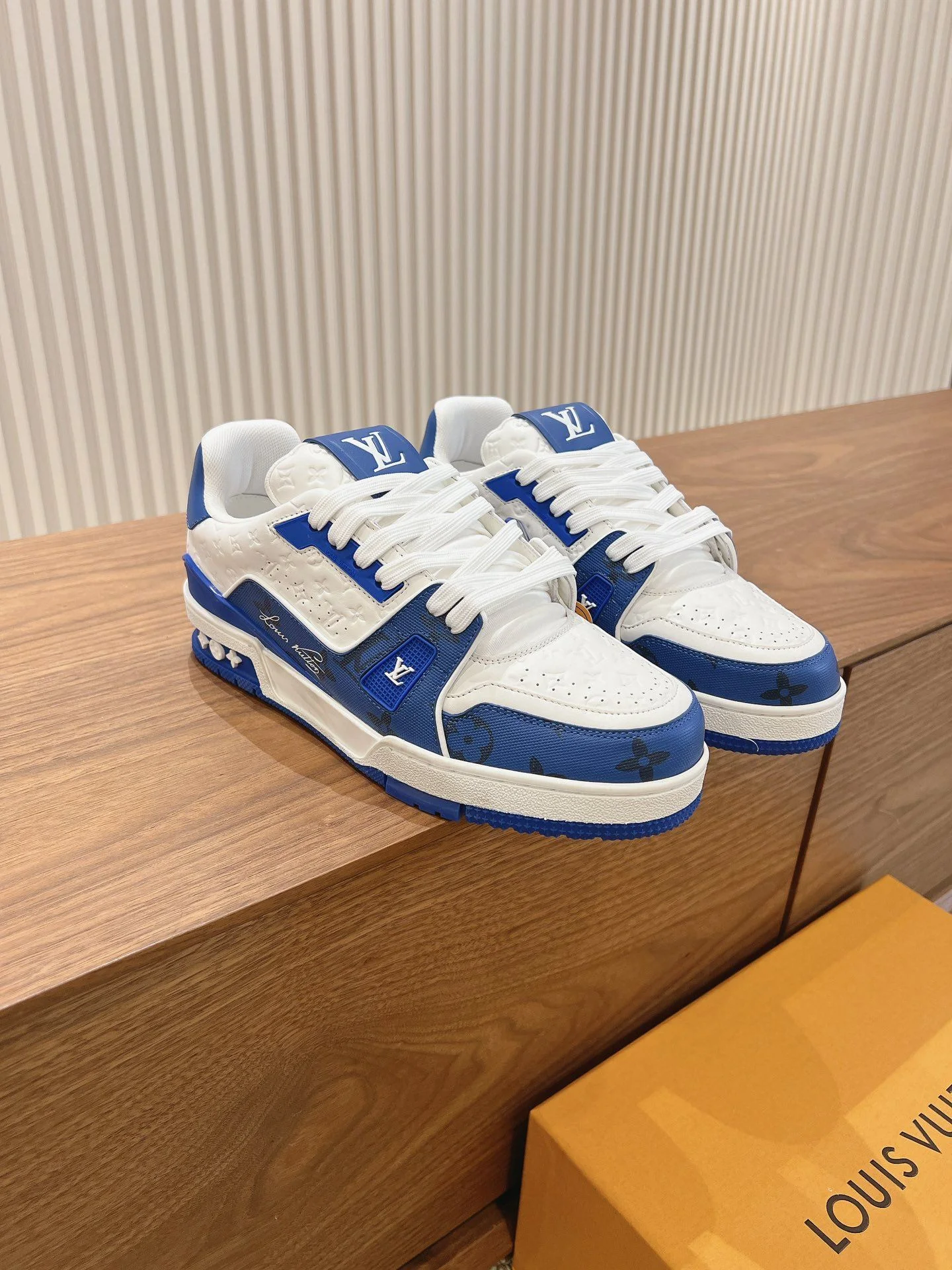 Top mirror Louis Vuitton Trainer Sneaker