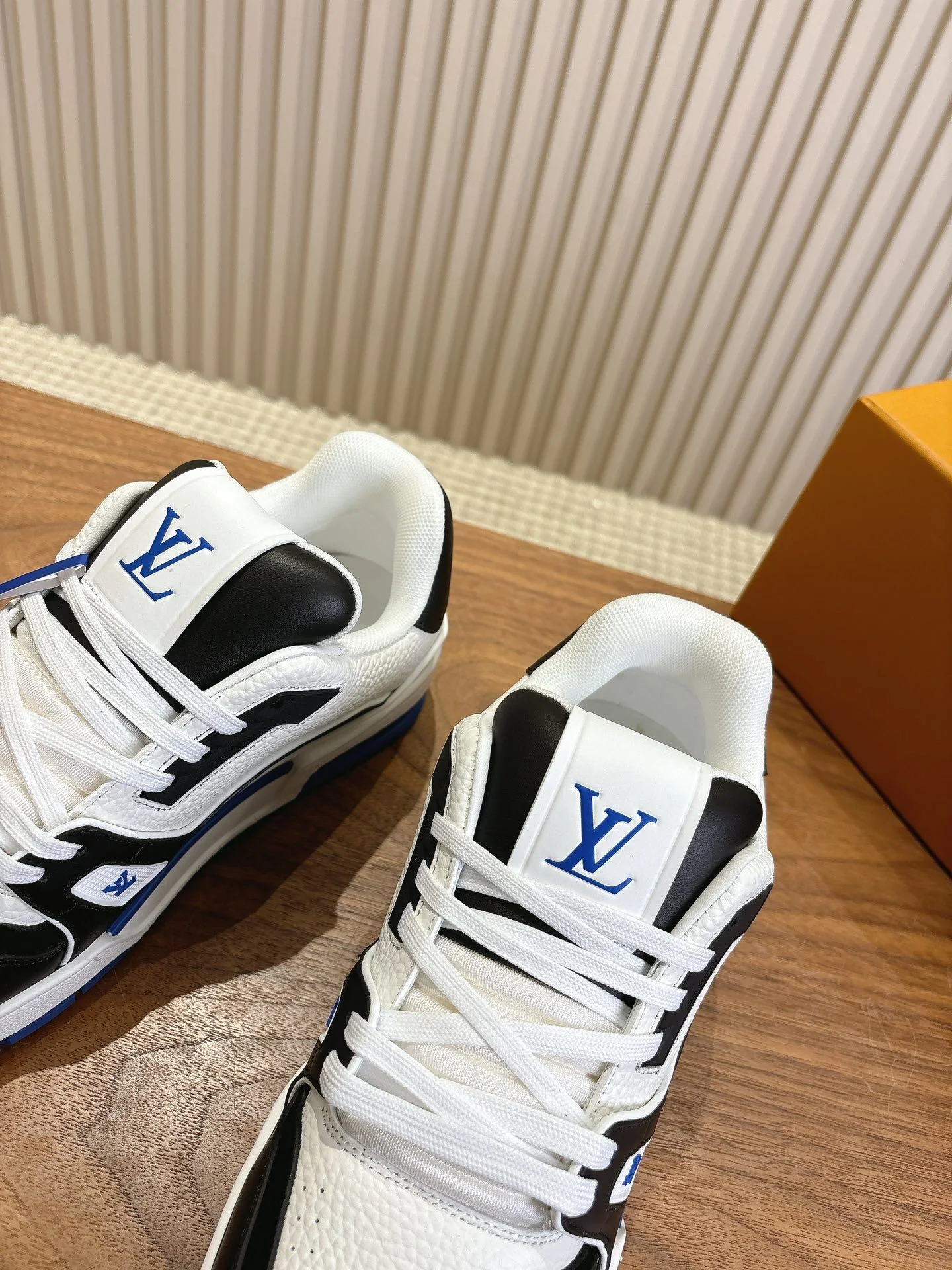 Top mirror Louis Vuitton Trainer Sneaker