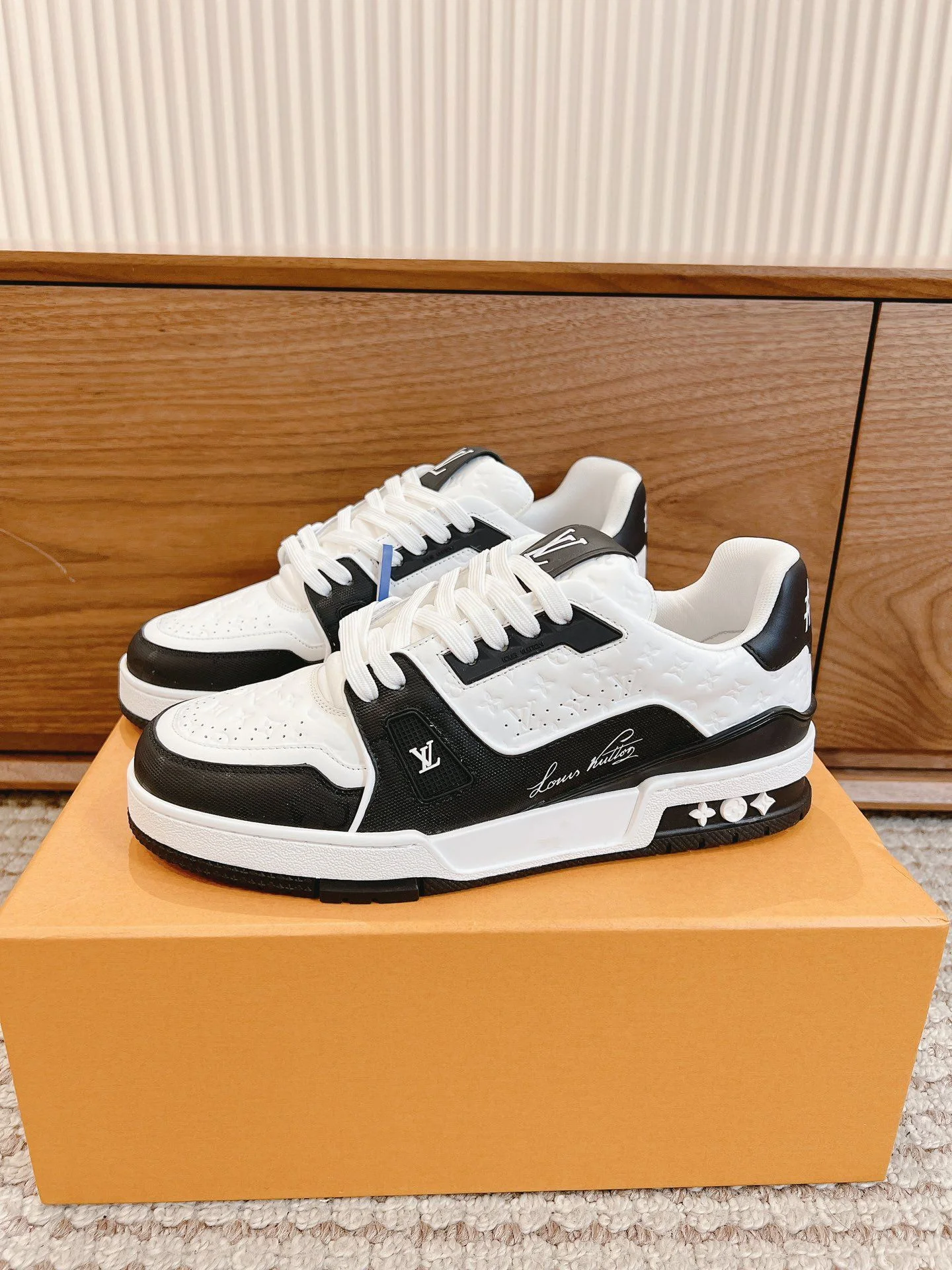 Original Louis Vuitton Trainer Sneaker