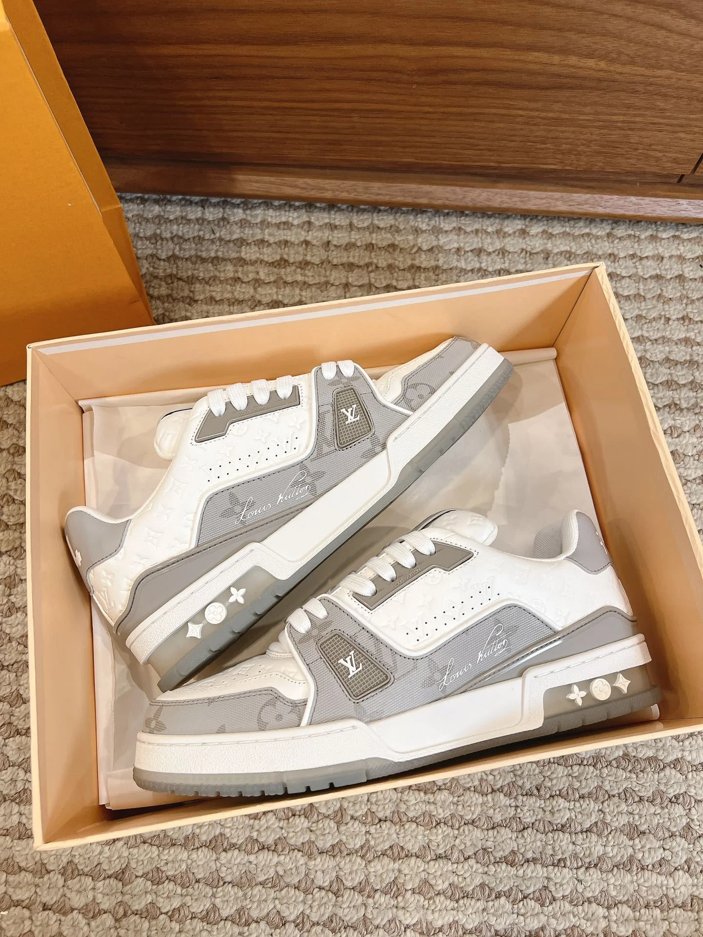 Authentic Louis Vuitton Trainer Sneaker