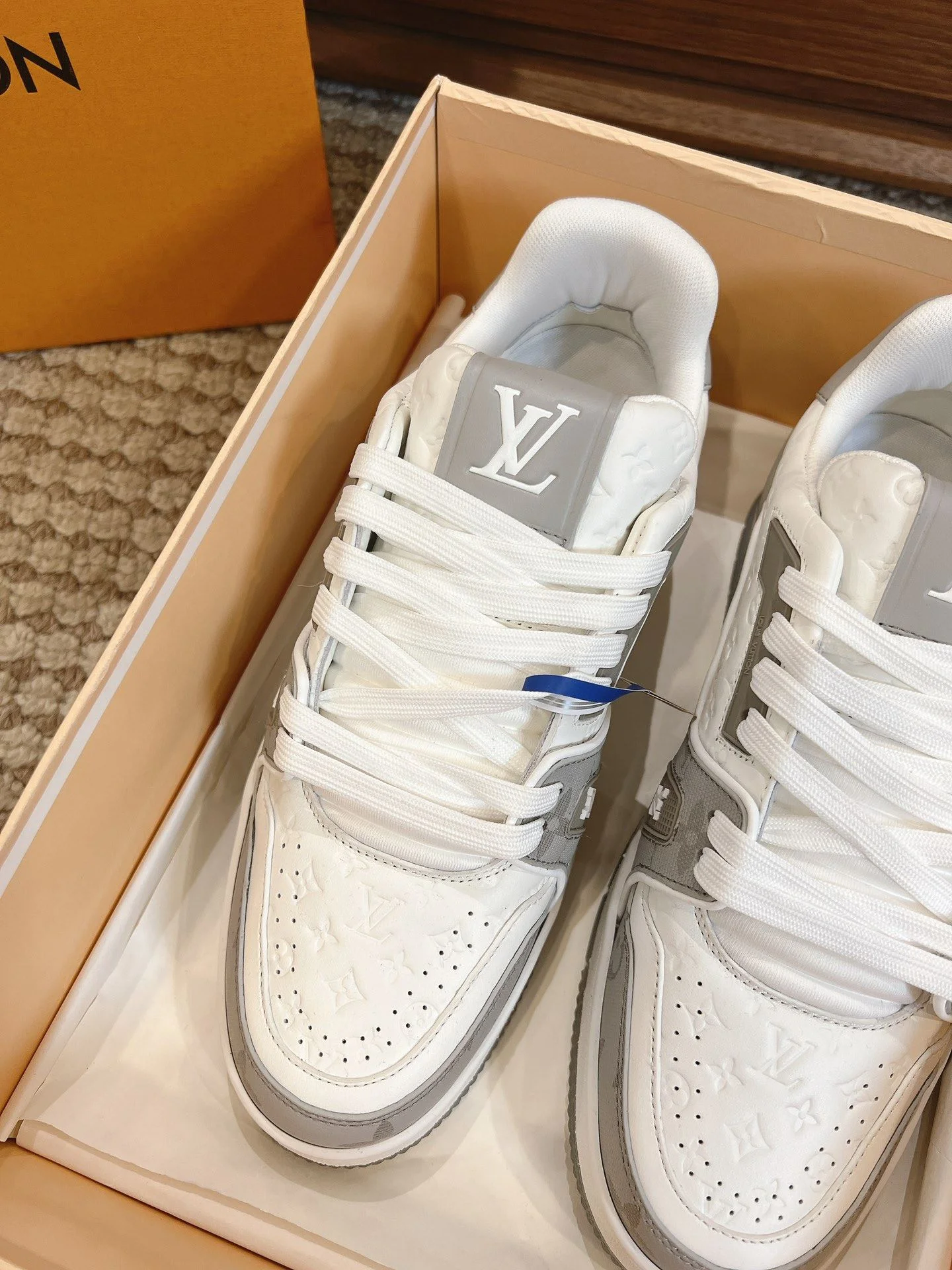 Authentic Louis Vuitton Trainer Sneaker
