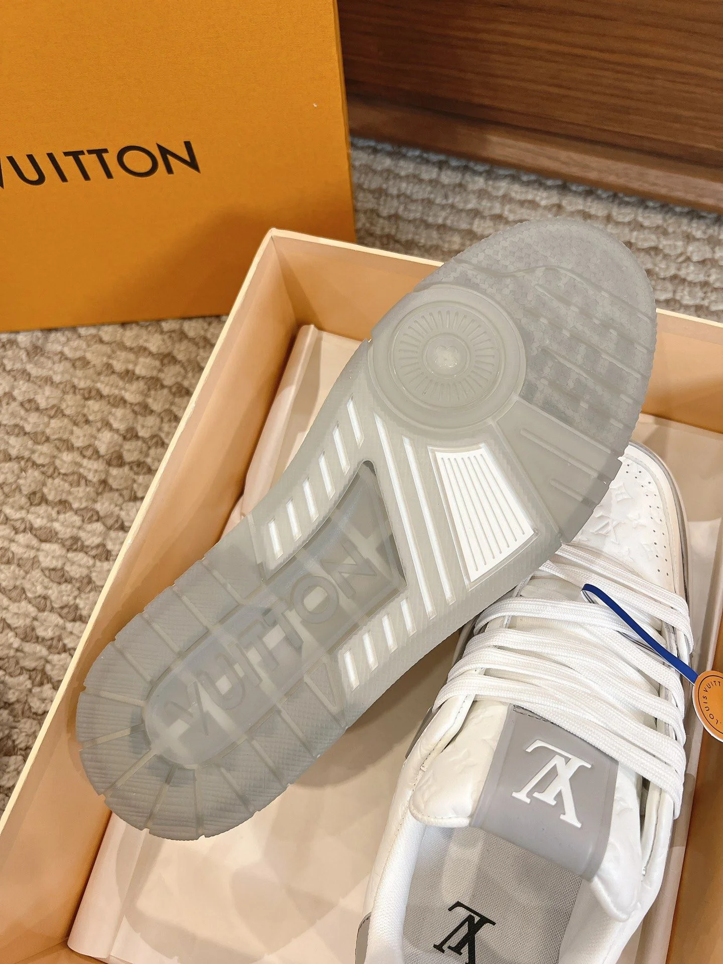 Authentic Louis Vuitton Trainer Sneaker
