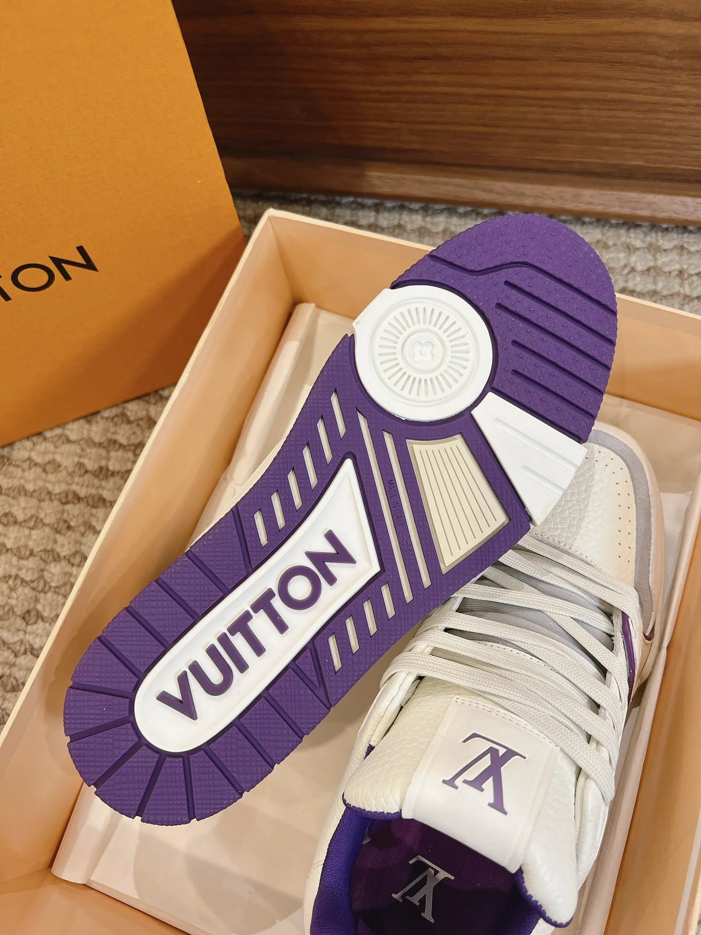 Official Louis Vuitton Trainer Sneaker
