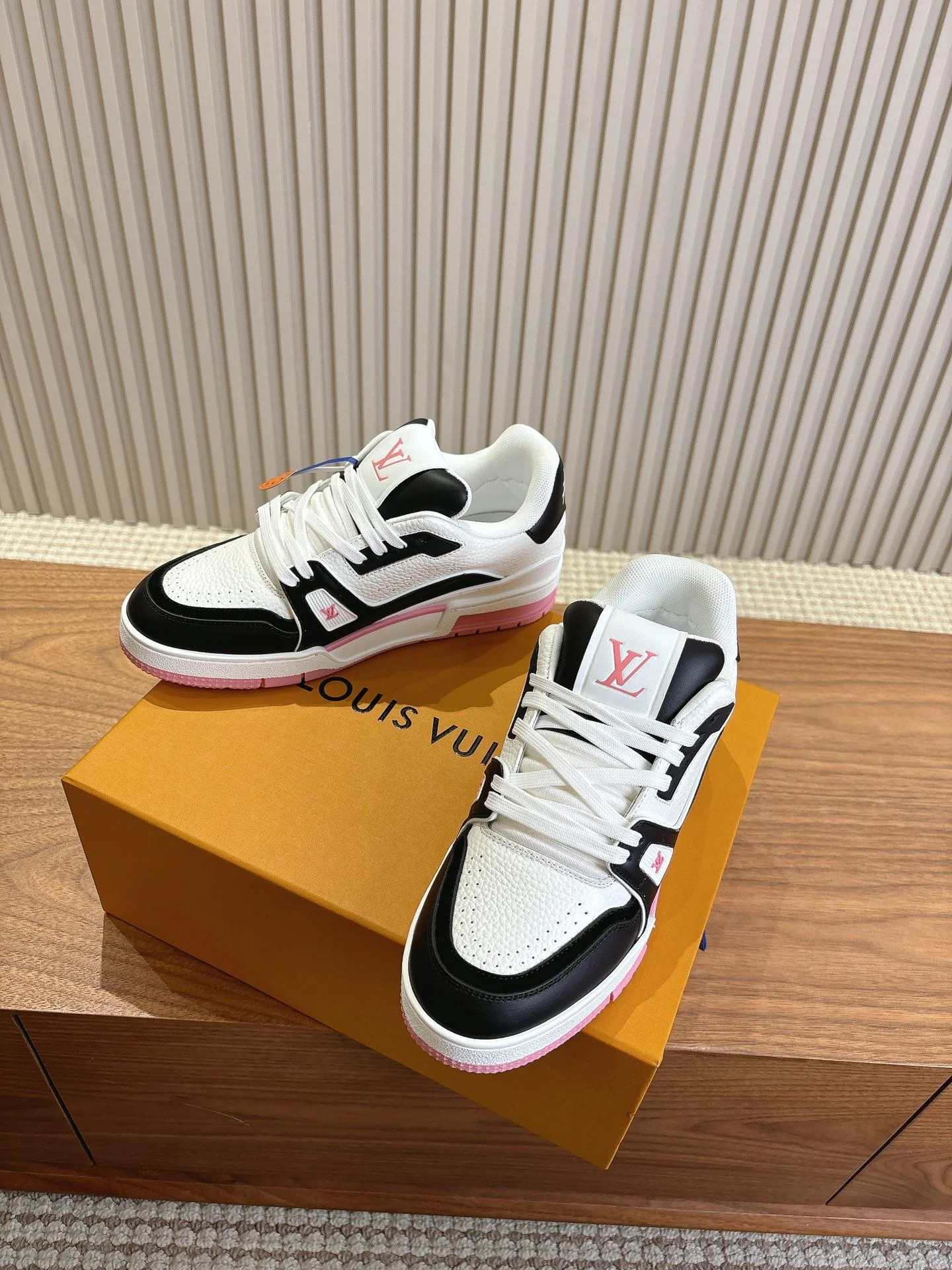 High accuracy Louis Vuitton Trainer Sneaker