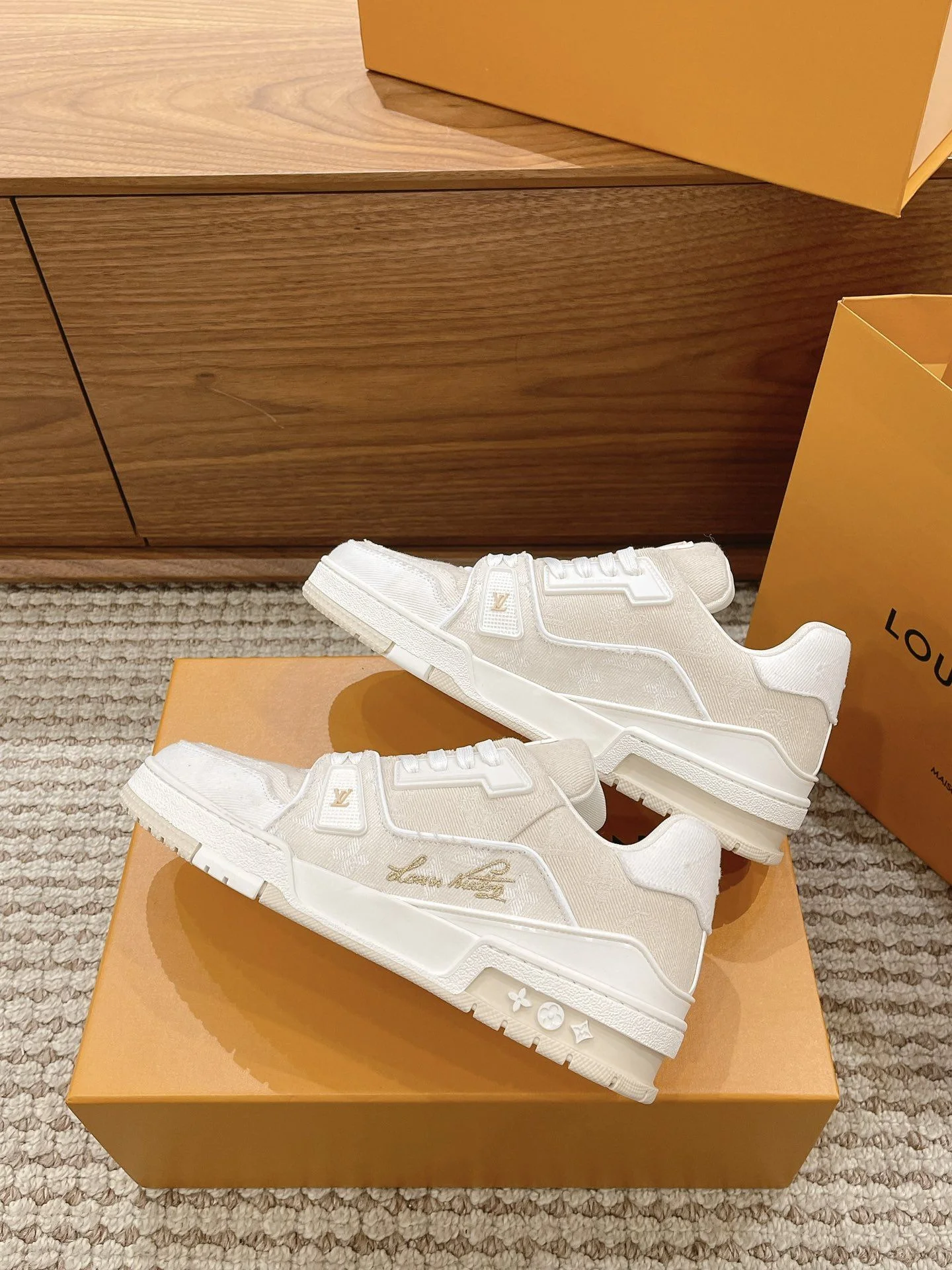 High fidelity Louis Vuitton Trainer Sneaker