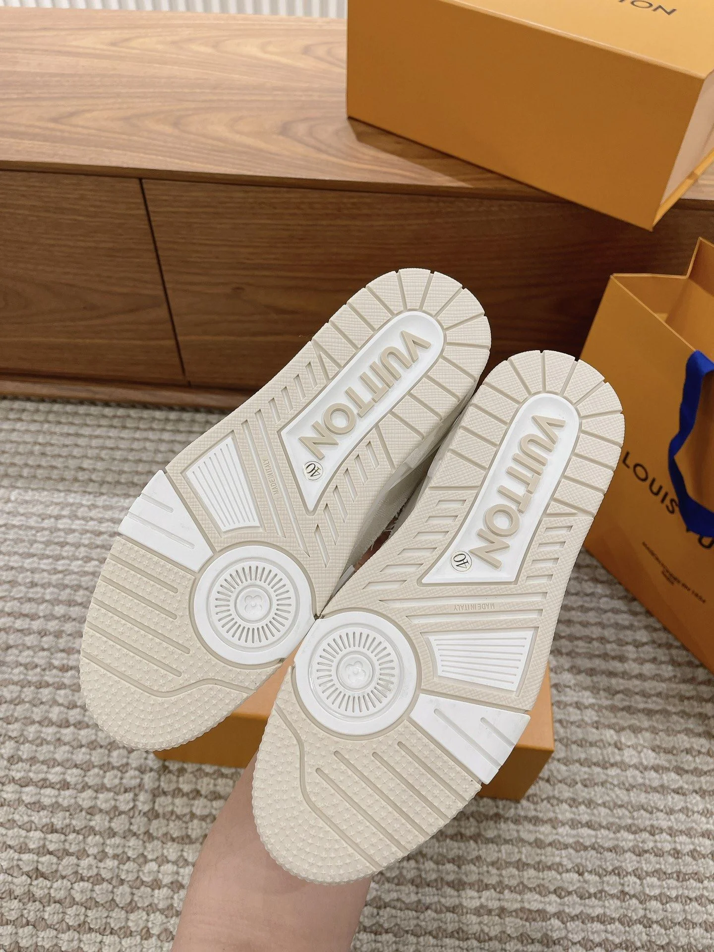 High fidelity Louis Vuitton Trainer Sneaker