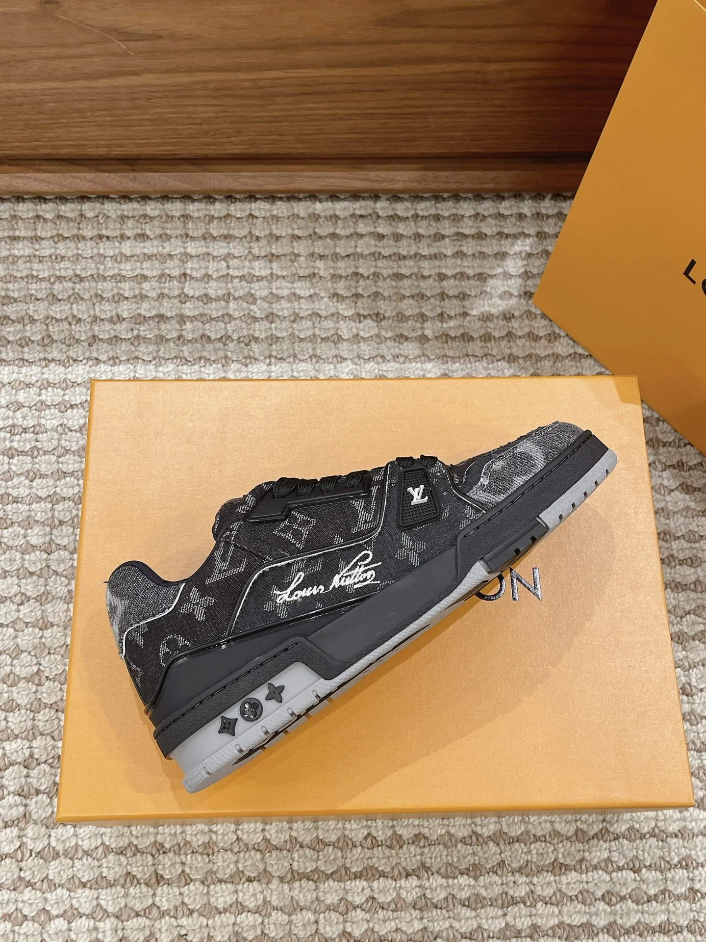 Louis Vuitton Trainer Sneaker