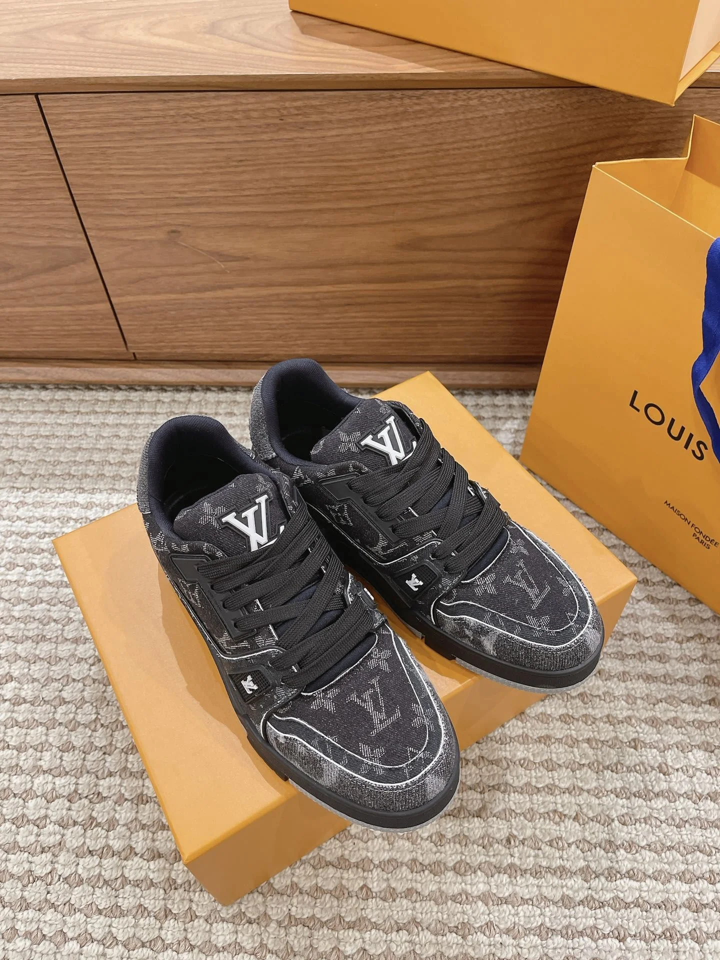 Real Louis Vuitton Trainer Sneaker