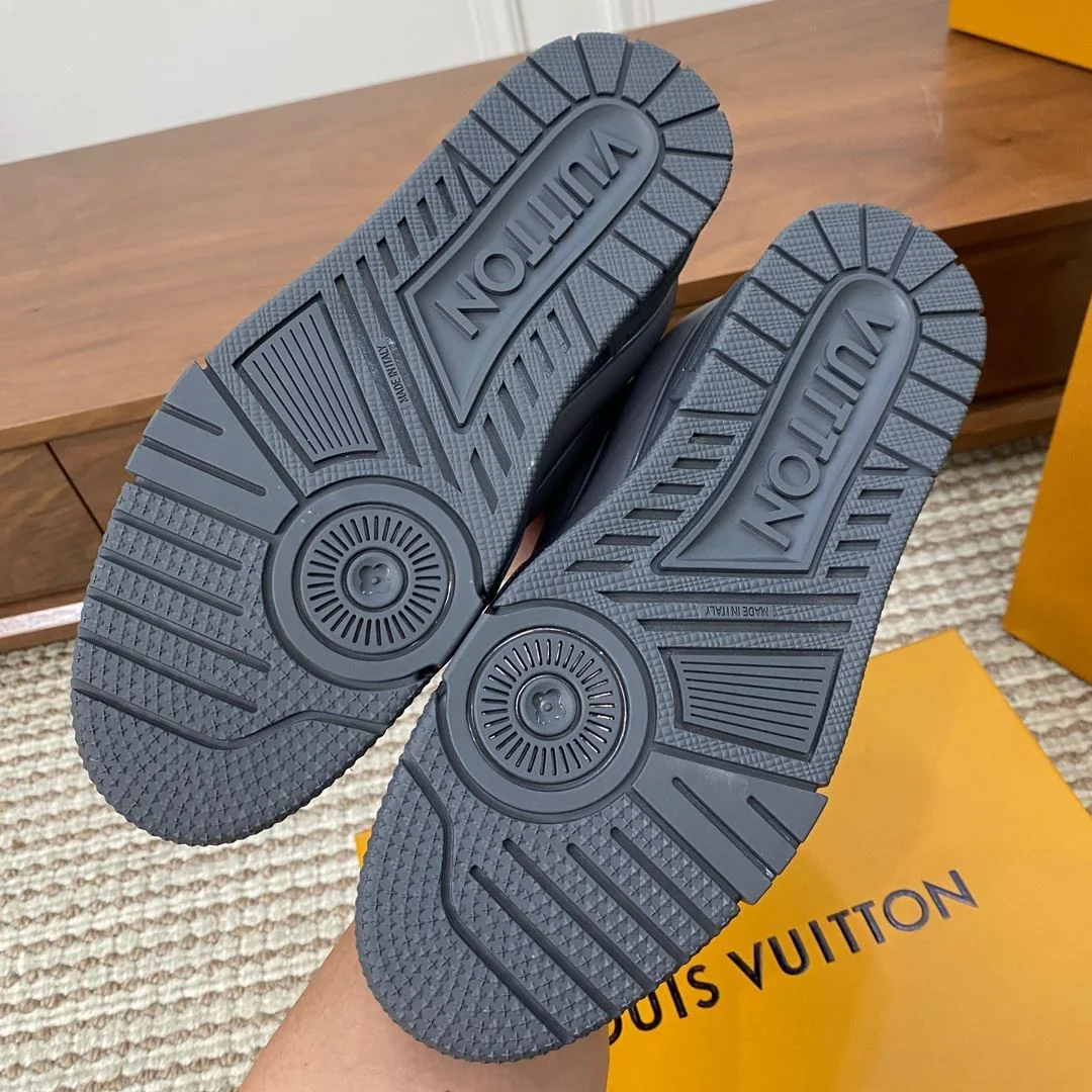 Brand-authenticated Louis Vuitton Trainer Sneaker