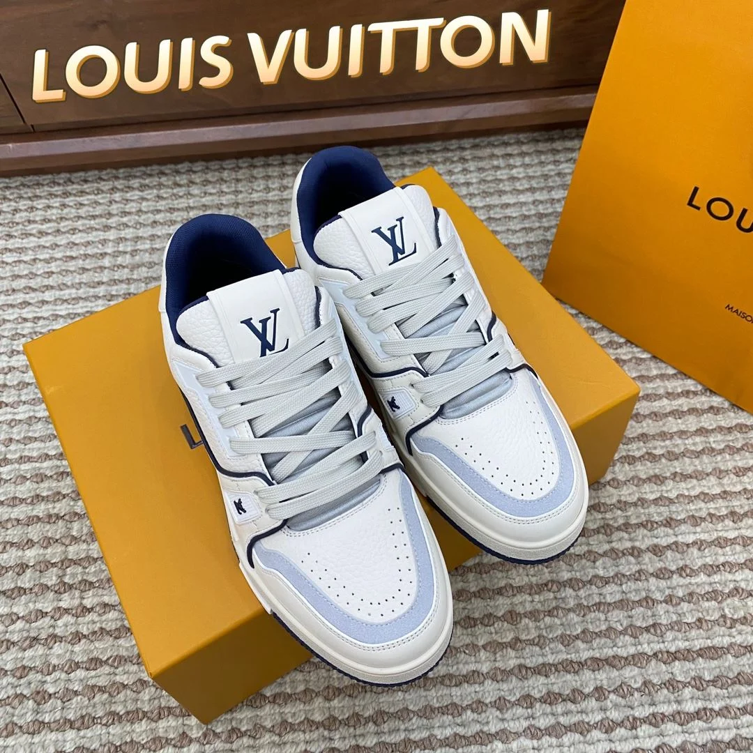 Accurate model Louis Vuitton Trainer Sneaker