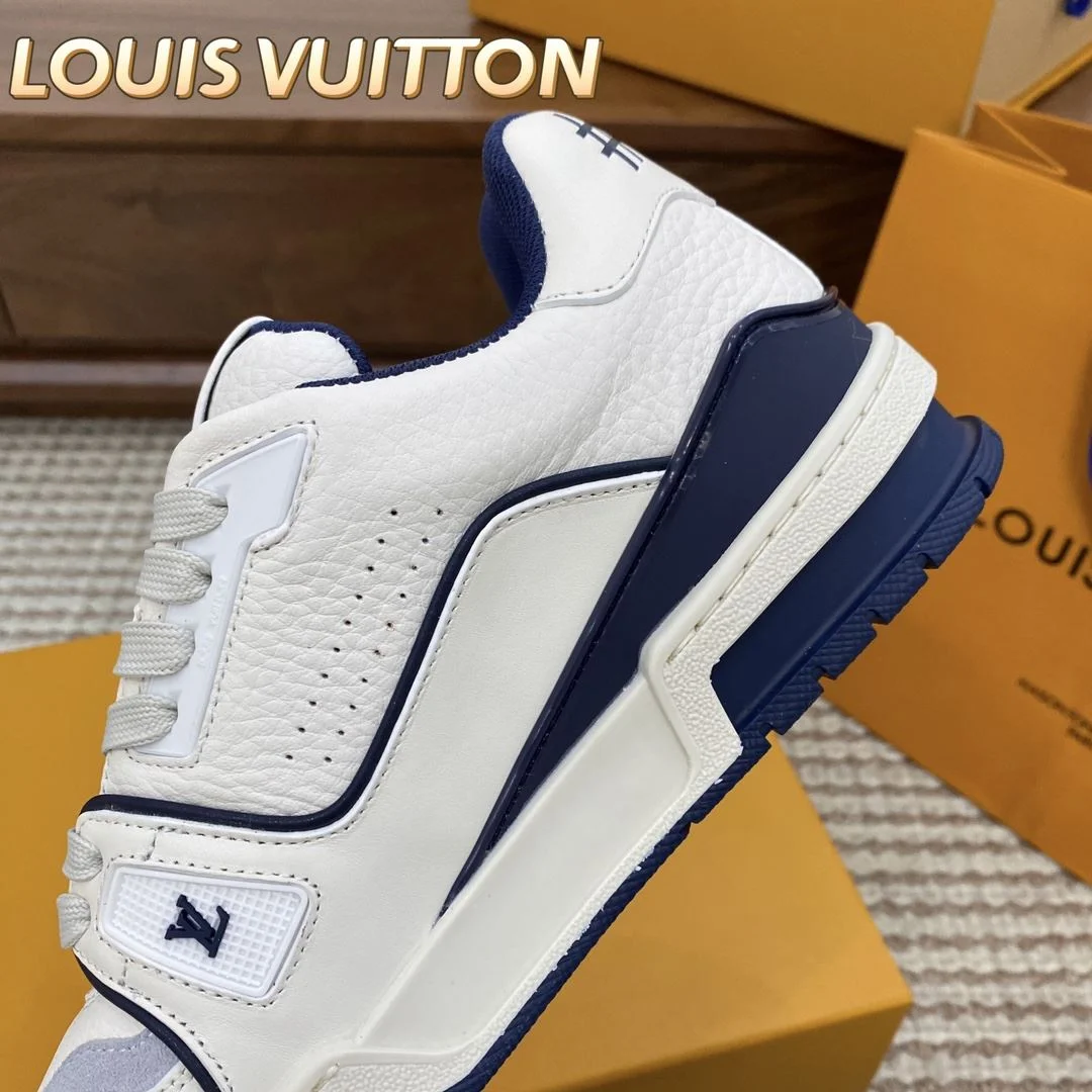 Accurate model Louis Vuitton Trainer Sneaker