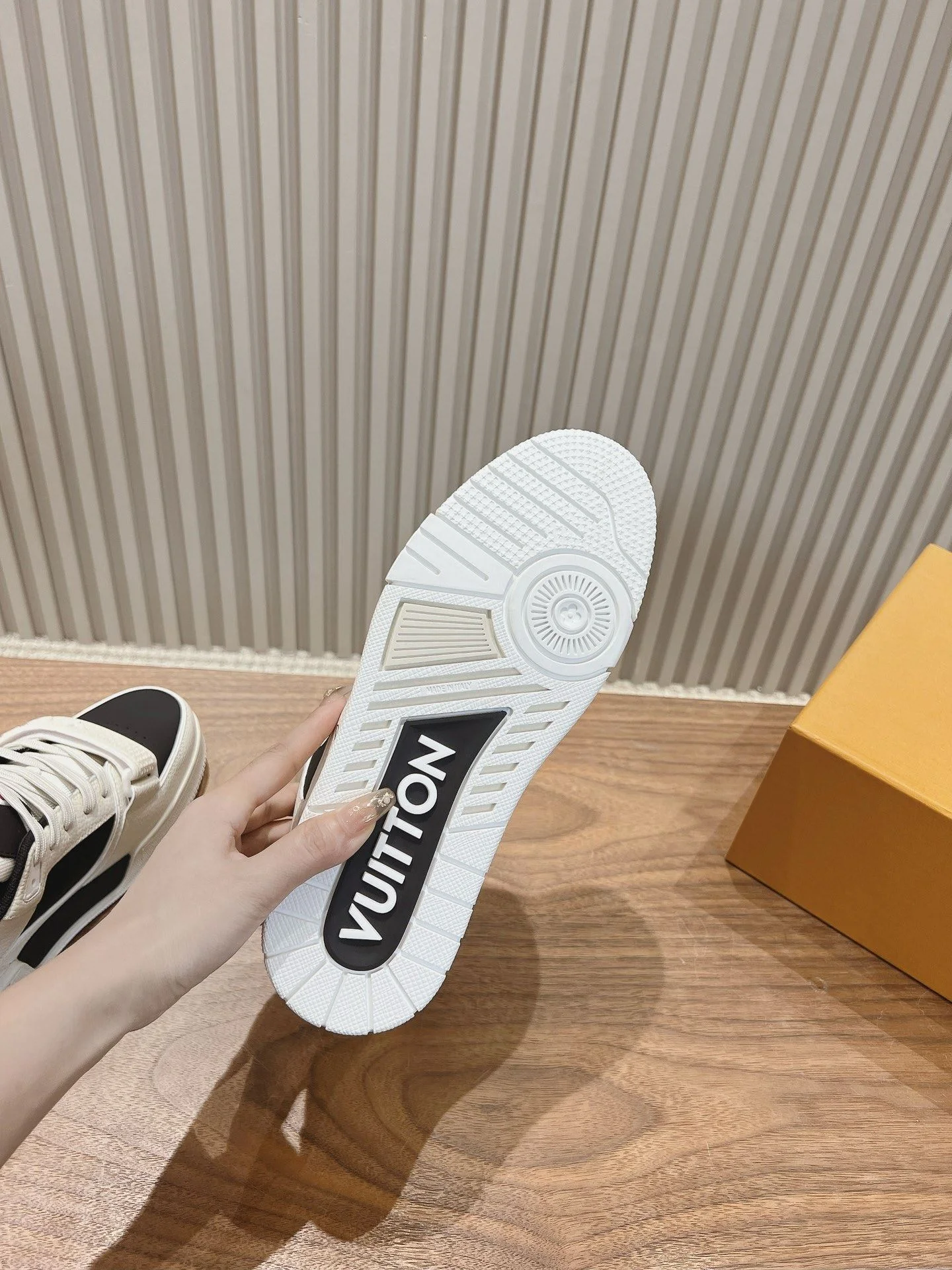 High accuracy Louis Vuitton Trainer Sneaker