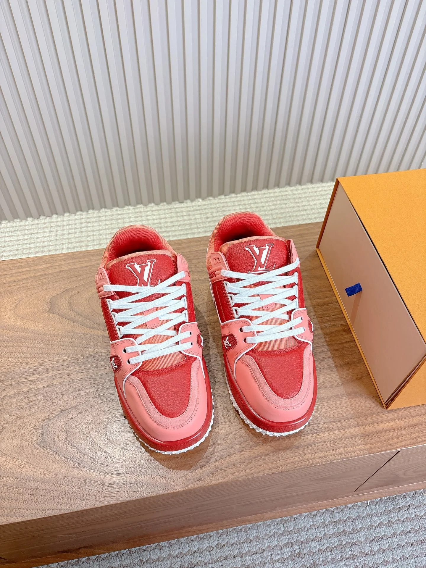 Exact replica Louis Vuitton Trainer Sneaker