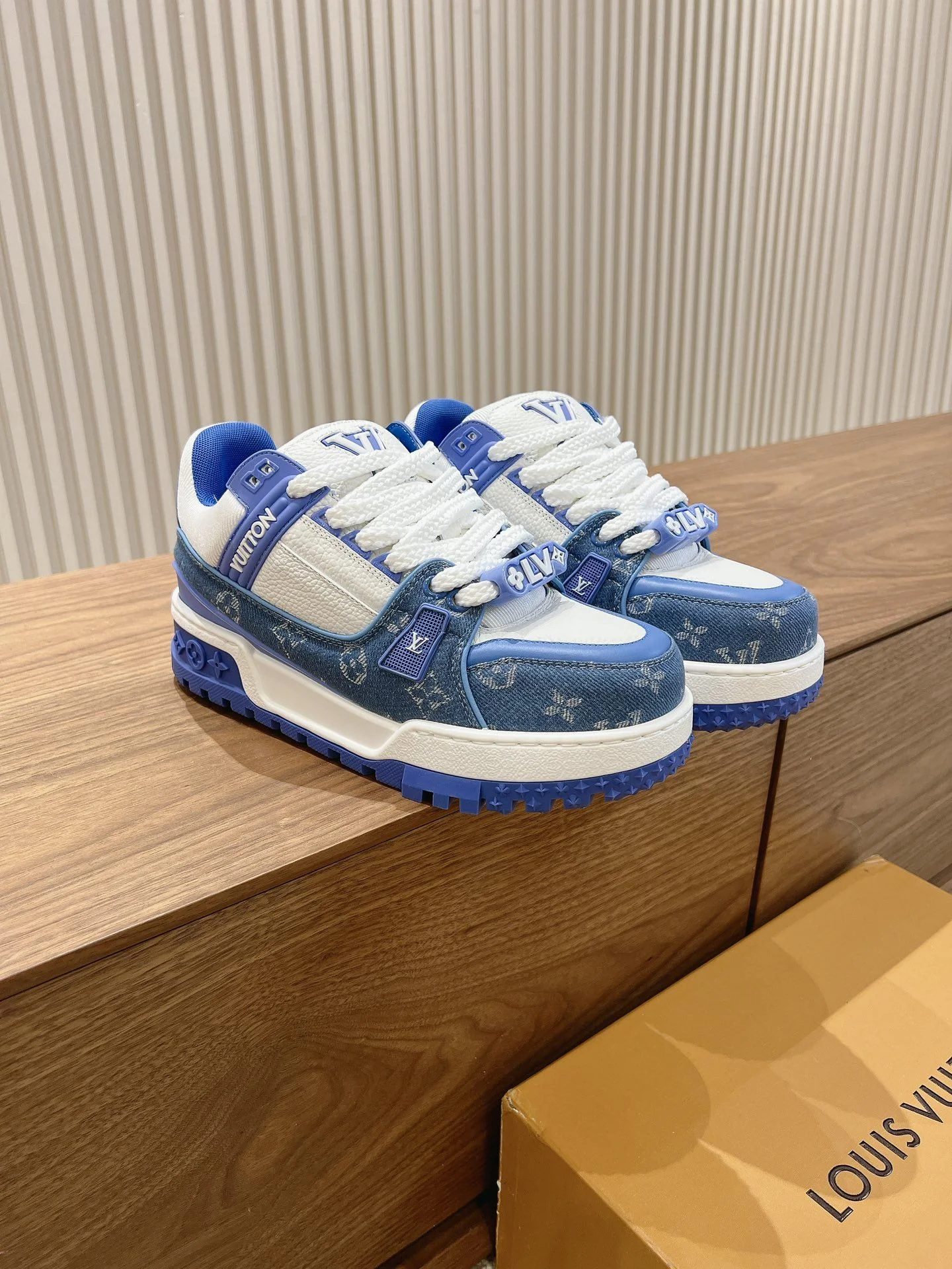 High accuracy Louis Vuitton Trainer Sneaker