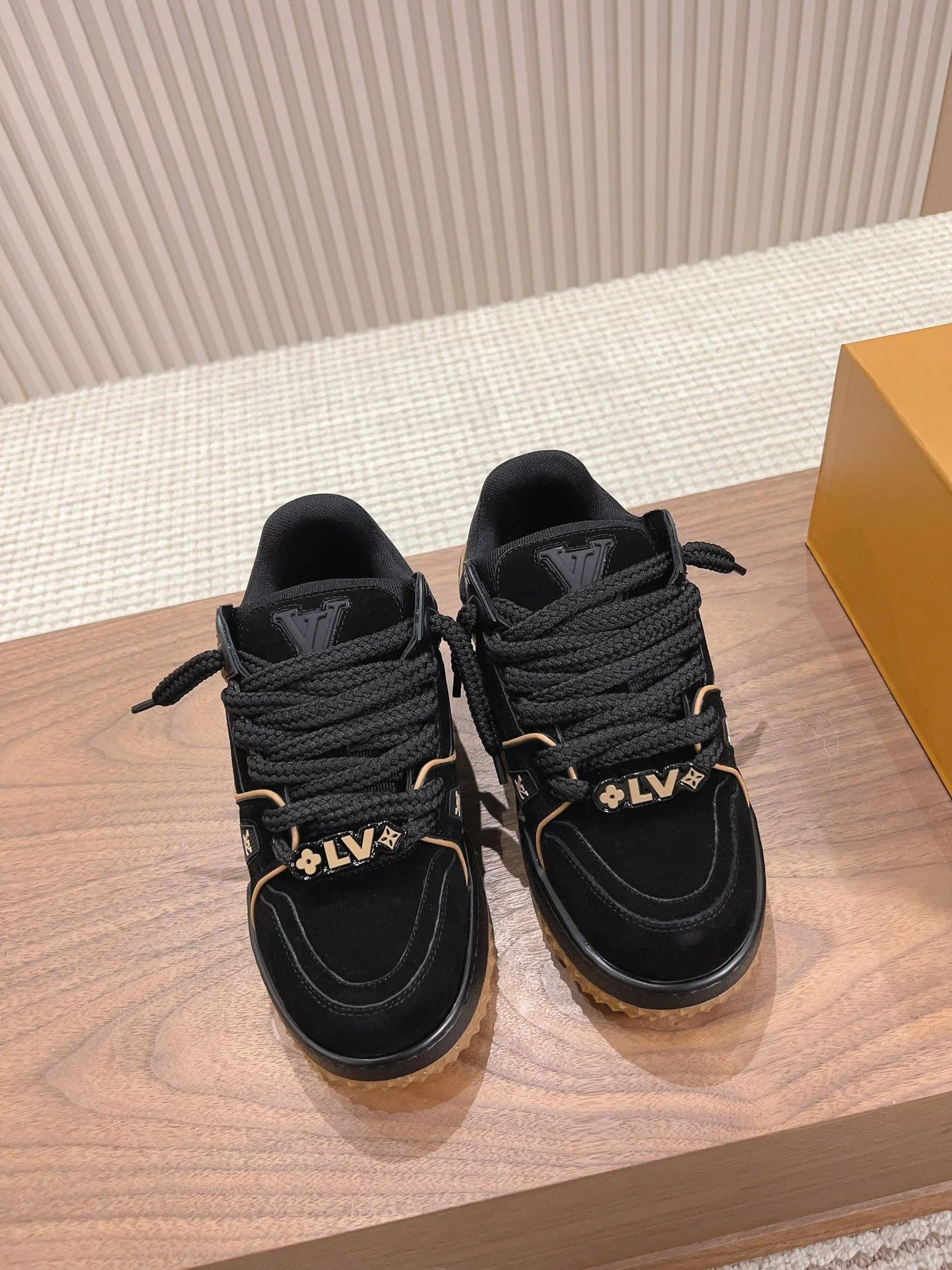 Real Louis Vuitton Trainer Sneaker