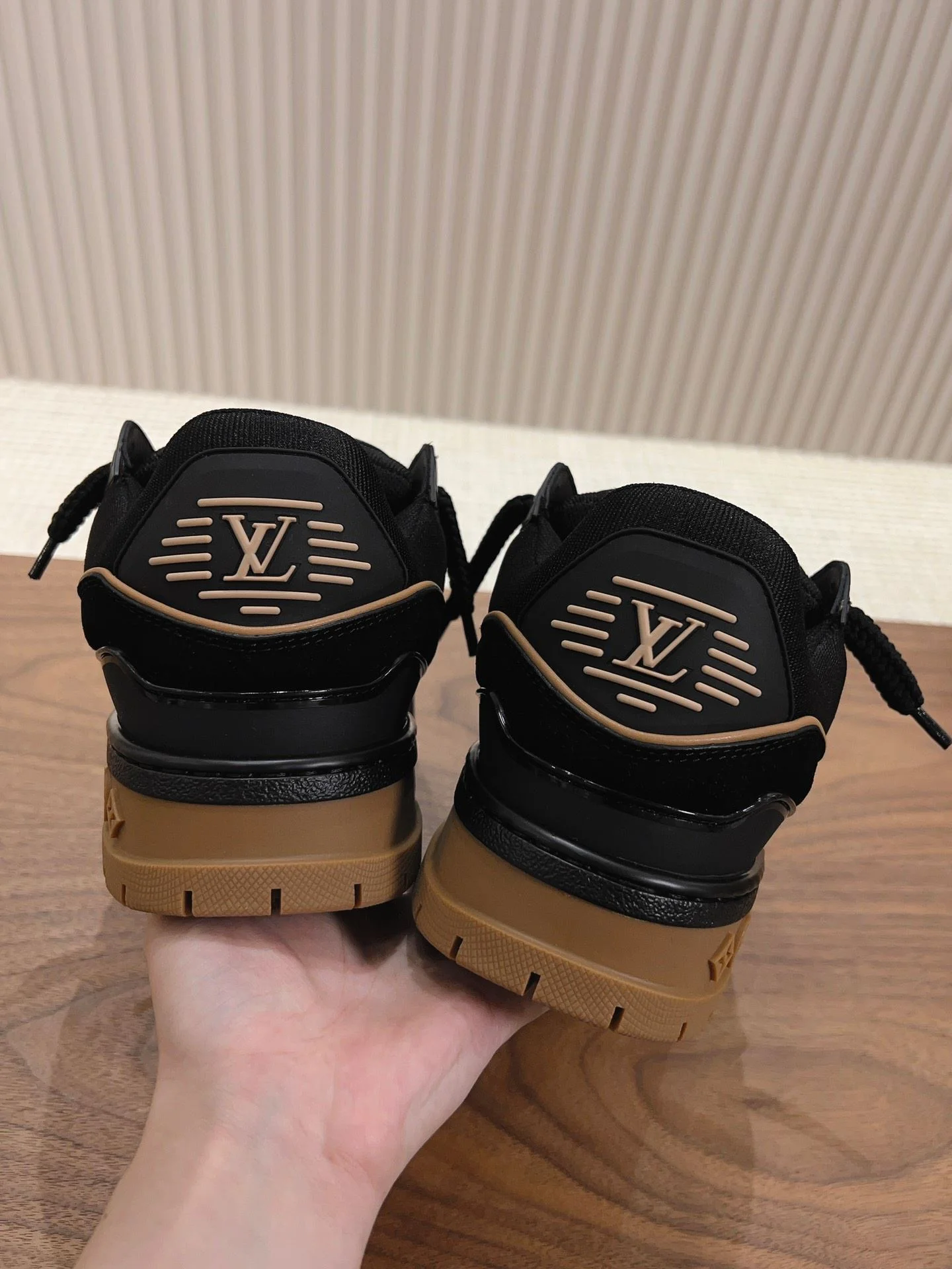 Real Louis Vuitton Trainer Sneaker