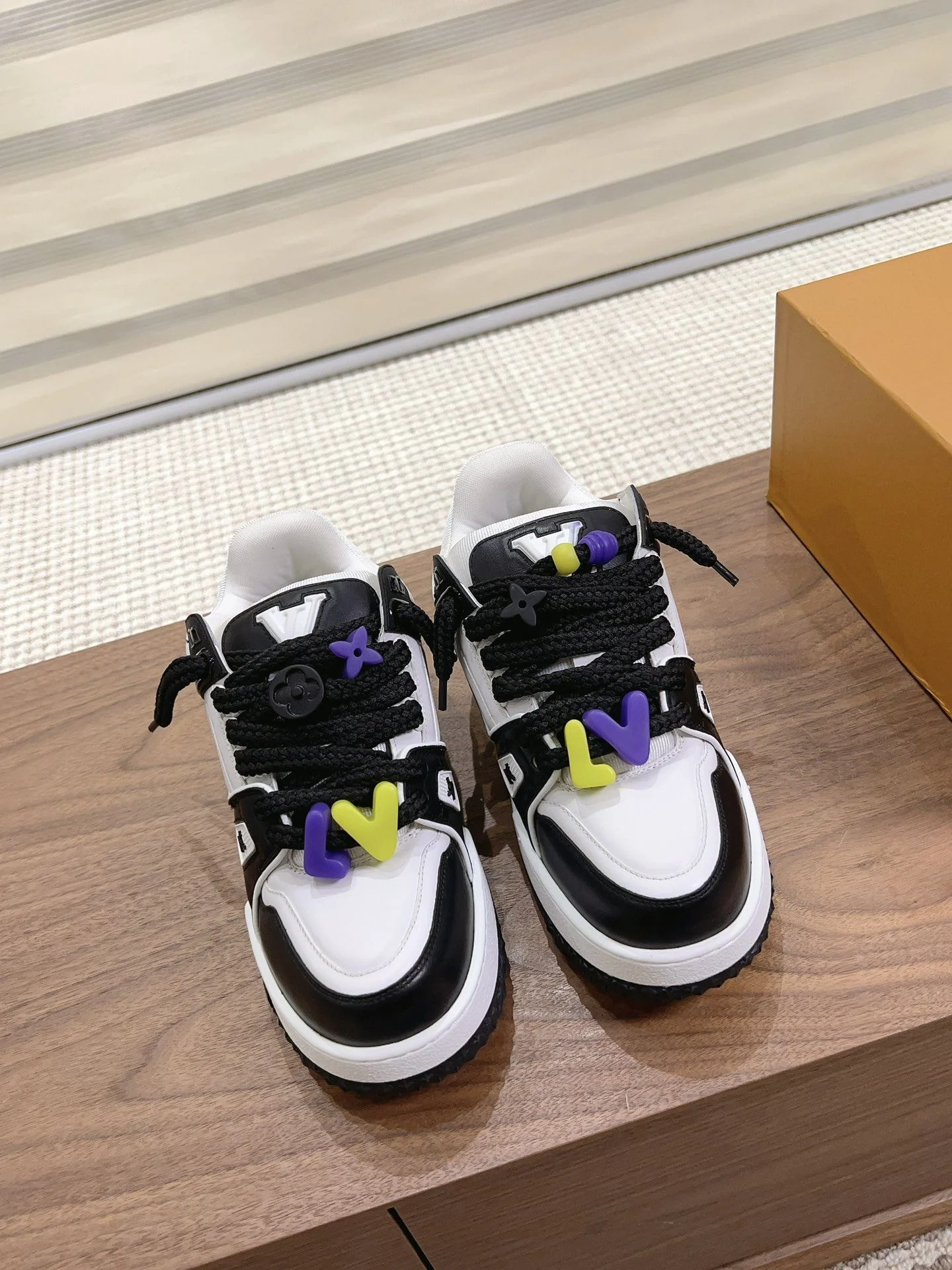 Bargain Louis Vuitton Trainer Sneaker