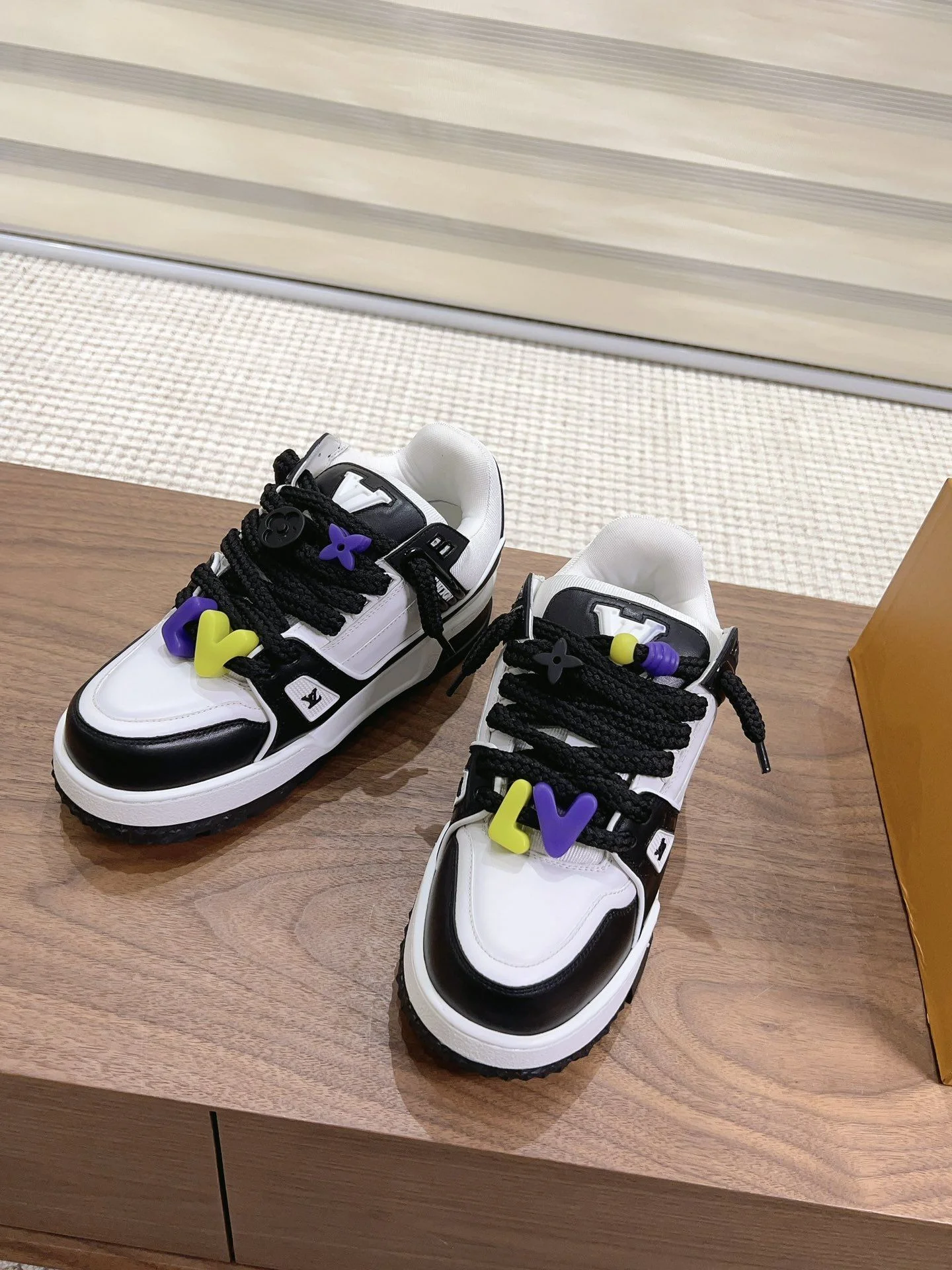 Bargain Louis Vuitton Trainer Sneaker