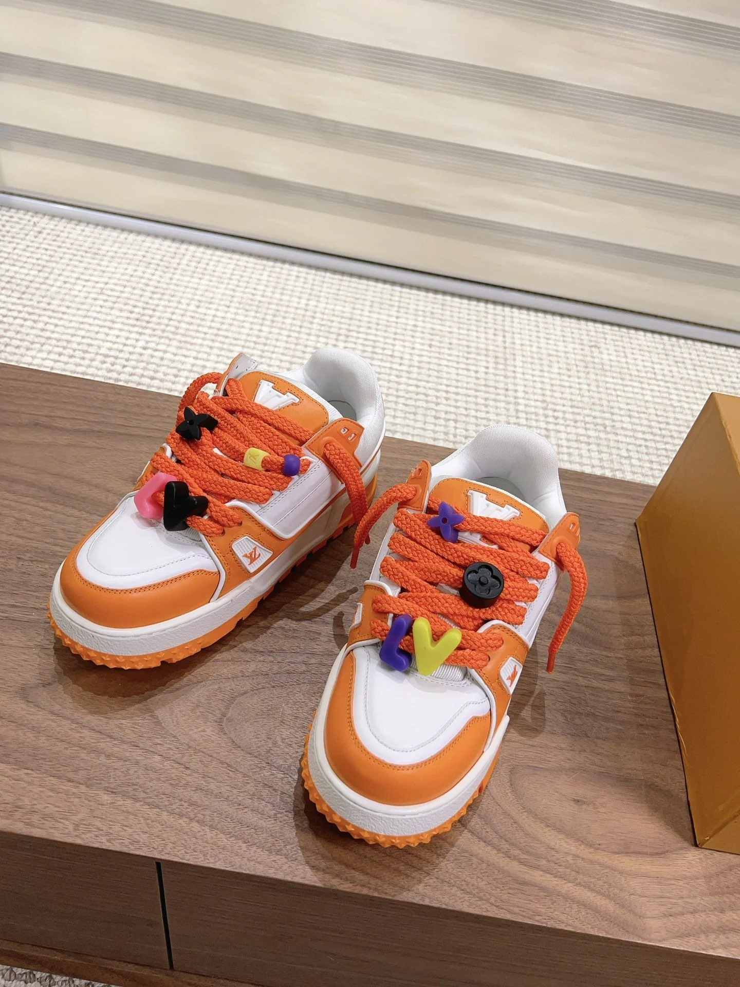 Accurate model Louis Vuitton Trainer Sneaker