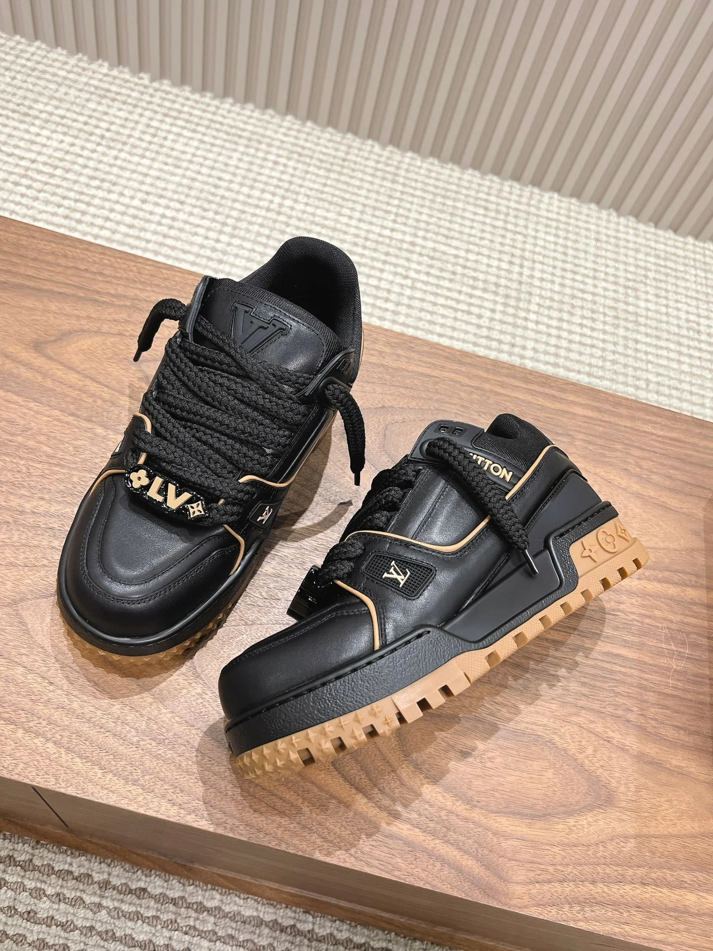 Low-cost Louis Vuitton Trainer Sneaker