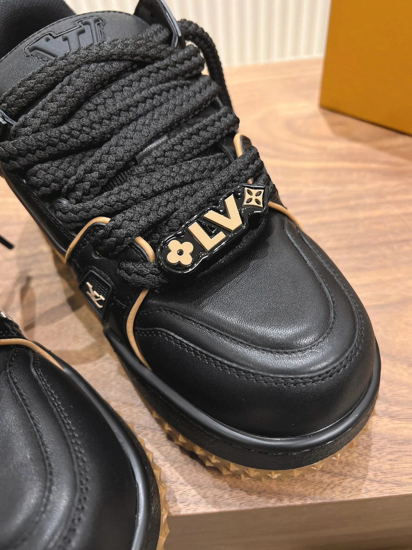 Low-cost Louis Vuitton Trainer Sneaker