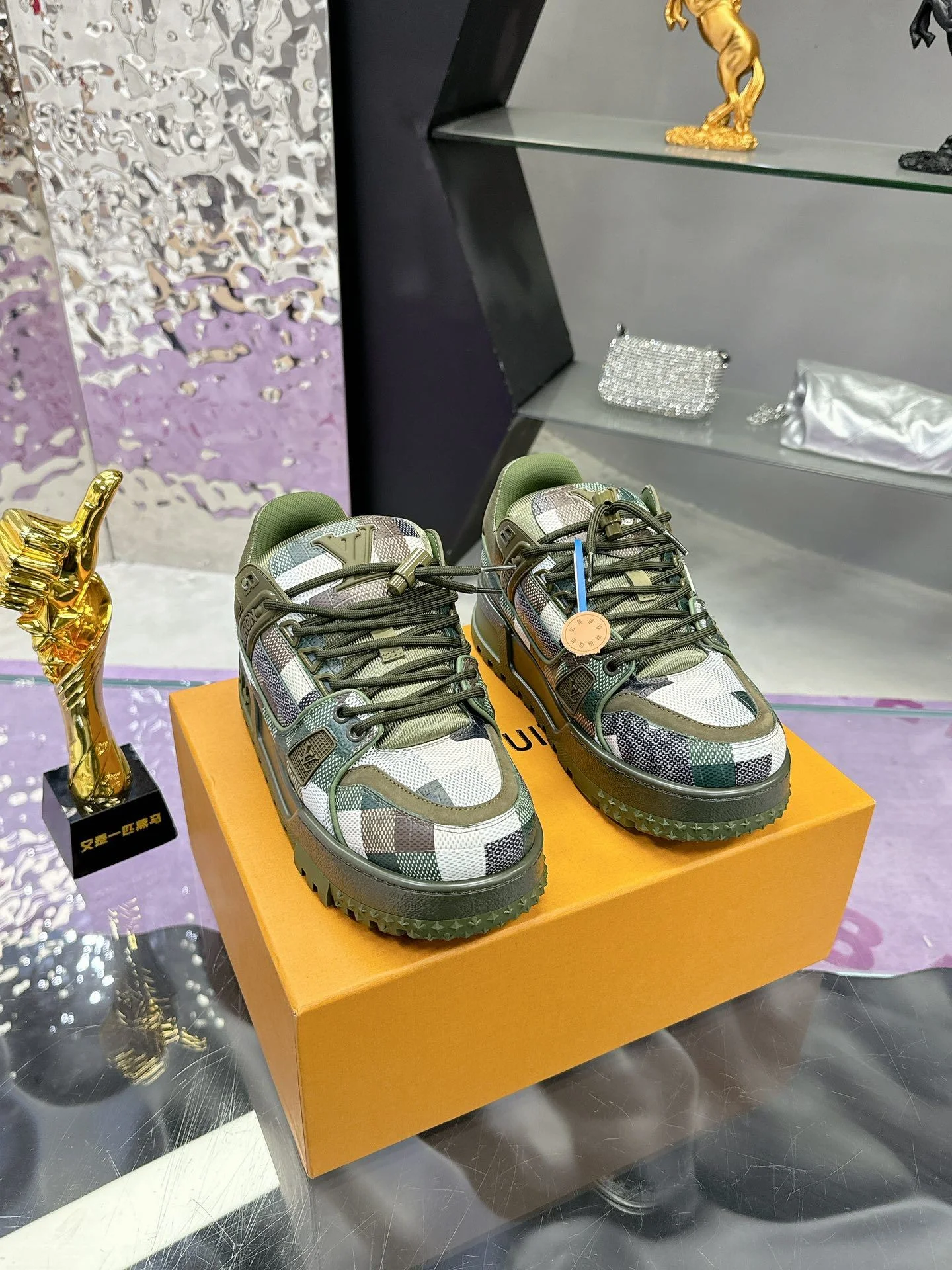 High accuracy Louis Vuitton Trainer Sneaker