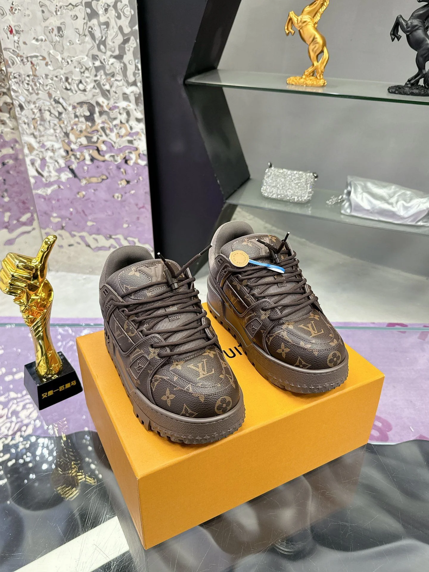 Original Louis Vuitton Trainer Sneaker